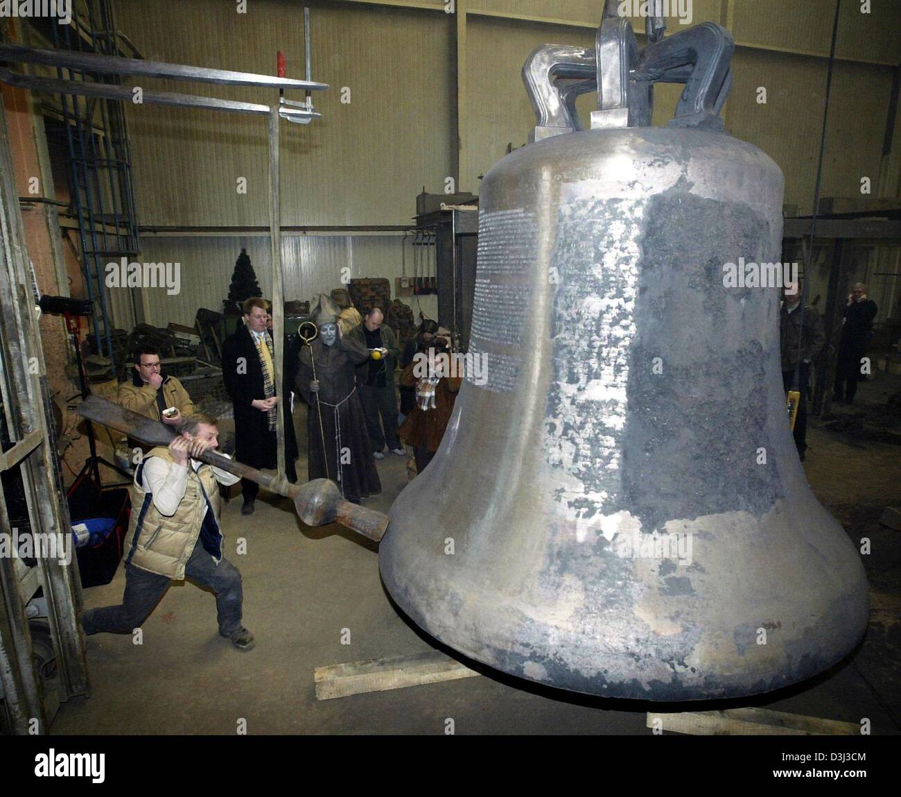 Heavy bronze bell High Resolution Stock Photography and Images - Alamy