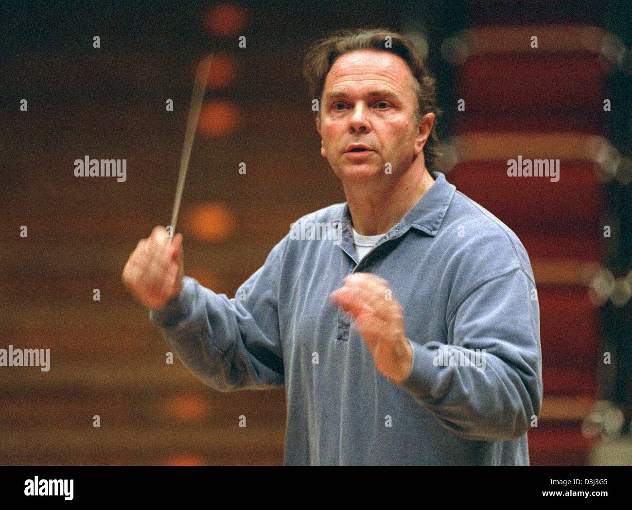 (dpa) - British conductor Mark Elder pictured during a rehearsal at the ...