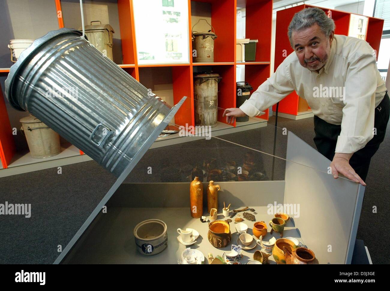 Arts culture entertainment ace waste sculpture garbage rubbish dustbin ...