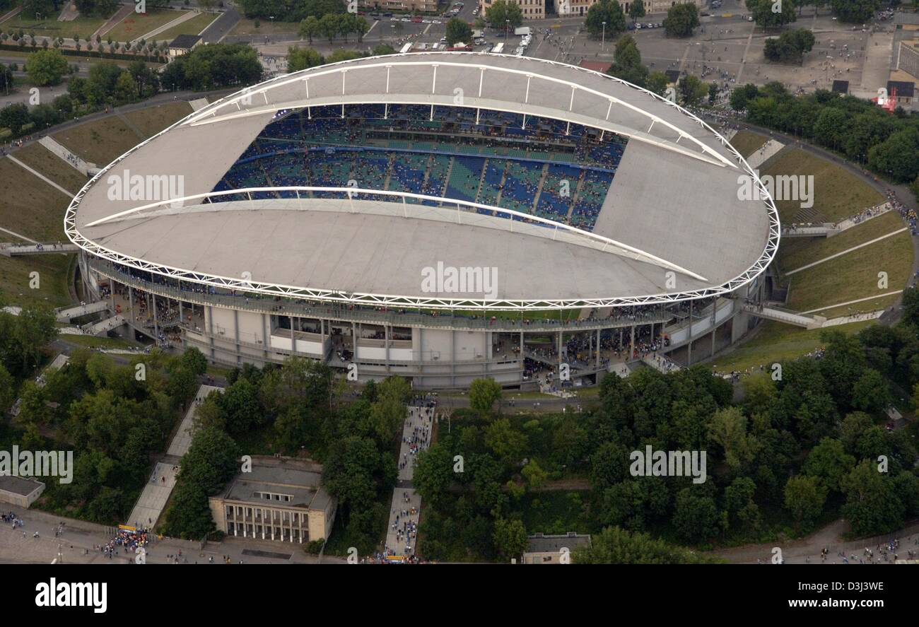 (dpa) - The aerial view shows the Zentralstadion before the kick-off of ...