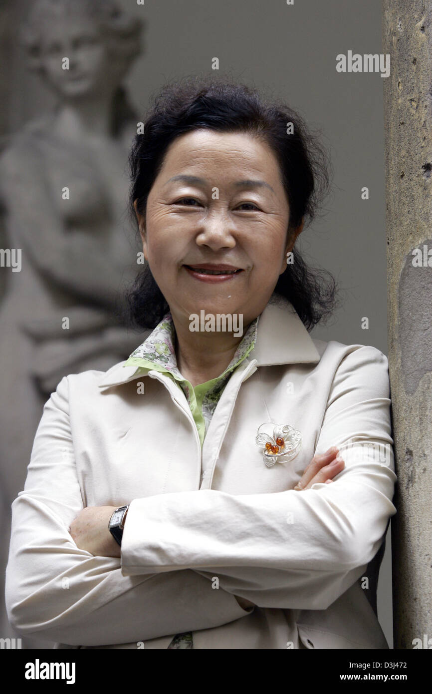 (dpa) - South Korean writer and novelist OH Jung-Hee pictured in Munich ...