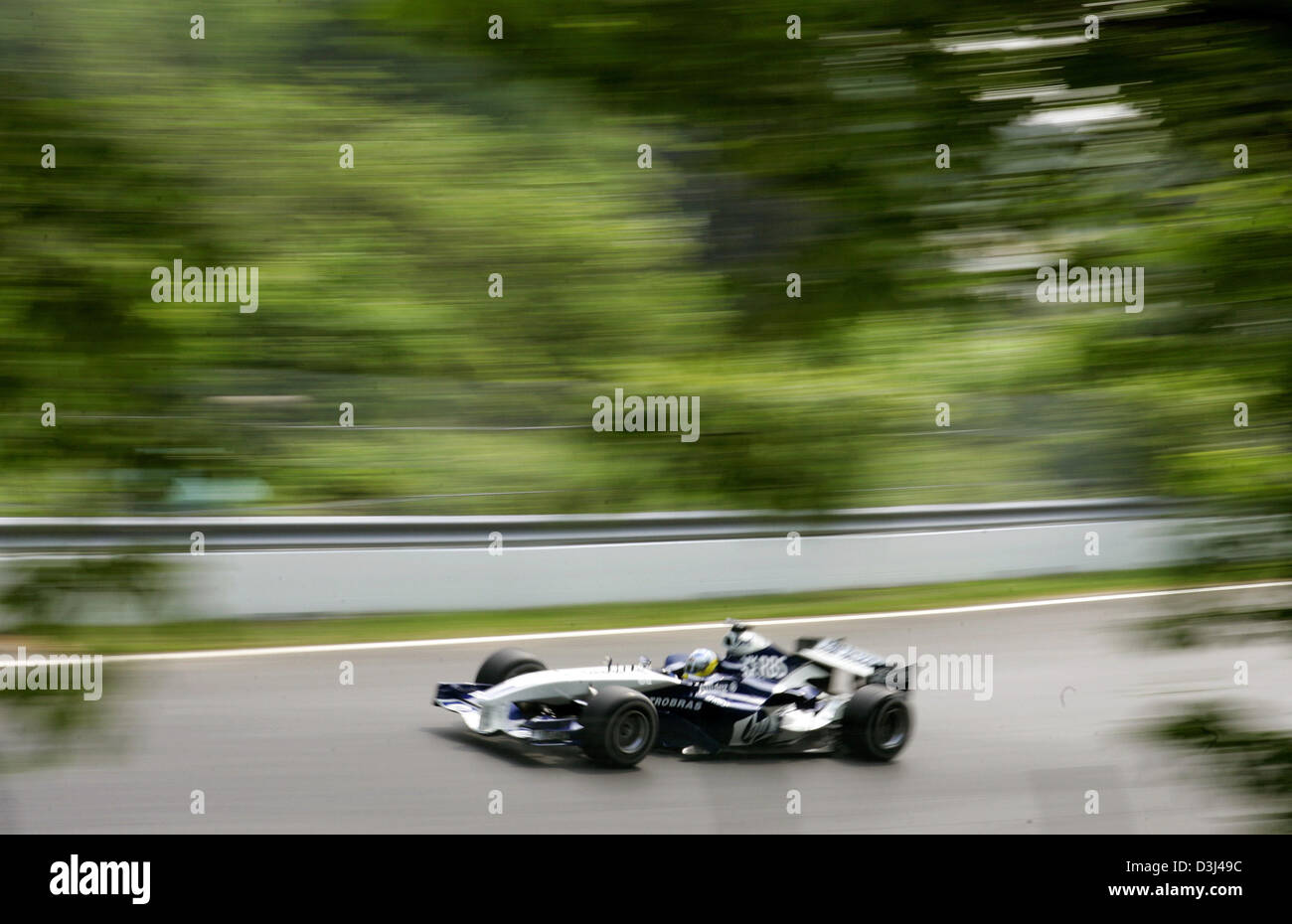 (dpa) - German Formula One driver Nick Heidfeld of BMW-Williams in ...