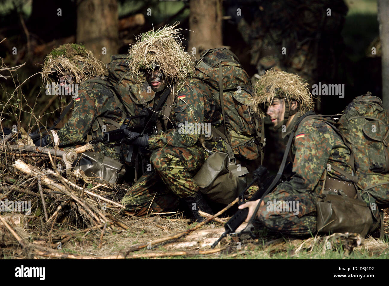 (dpa) - Troopers of the armoured infantry division of the German ...