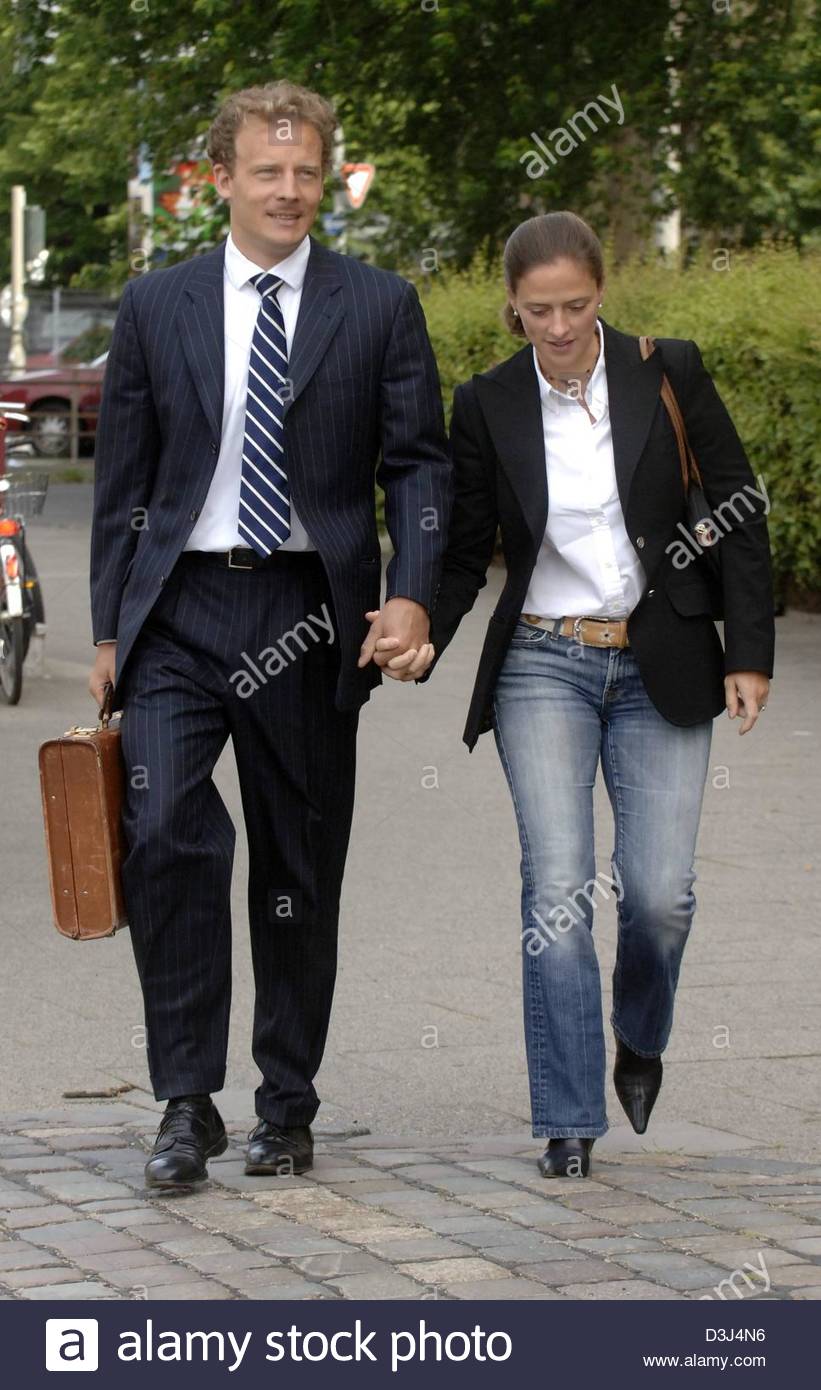 Nadia Alexander Stock Photos & Nadia Alexander Stock Images - Alamy