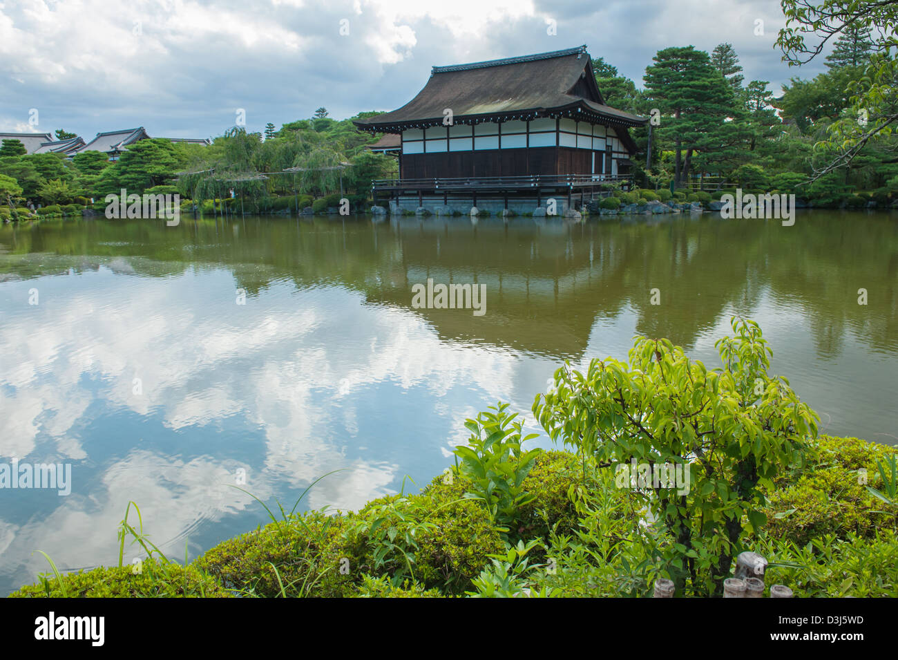 Heian garden hi-res stock photography and images - Alamy
