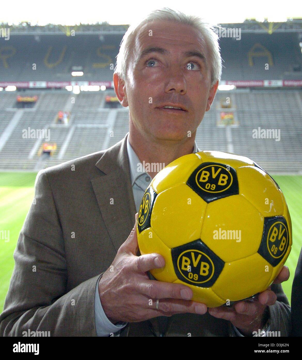 Borussia dortmund coach matthias sammer hi-res stock photography and ...