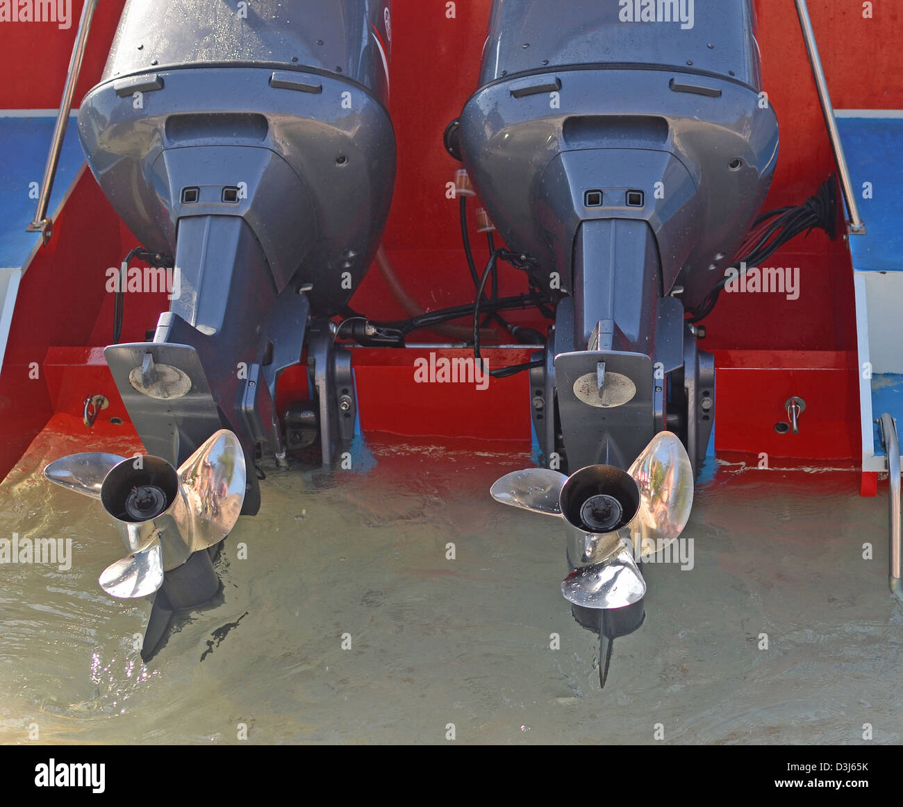 powerful motor of speed boat Stock Photo - Alamy