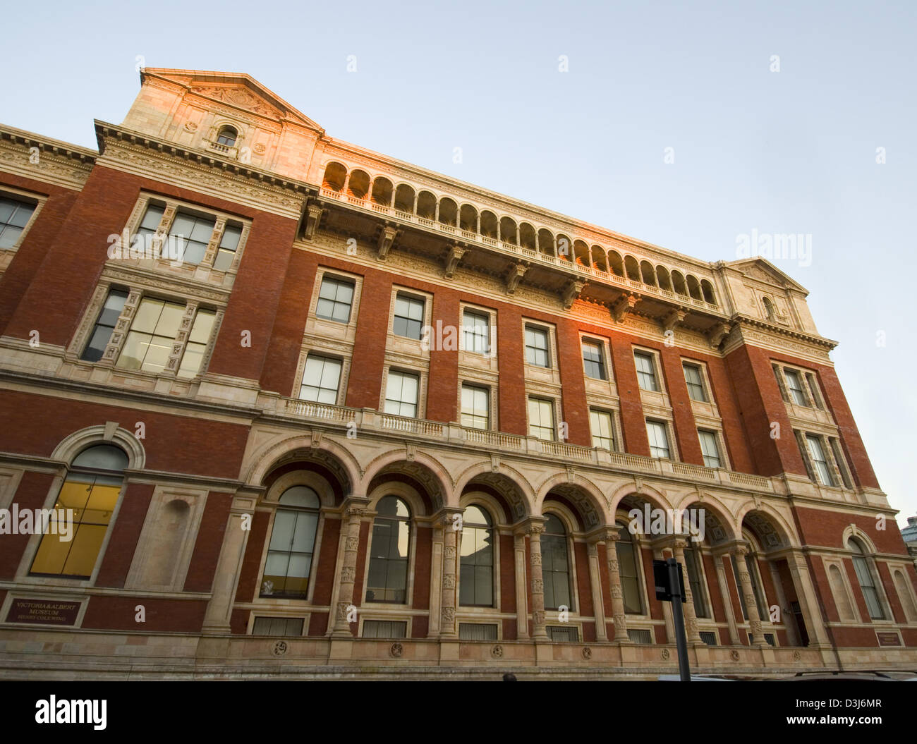 Victoria & Albert Museum - Henry Cole wing Stock Photo - Alamy