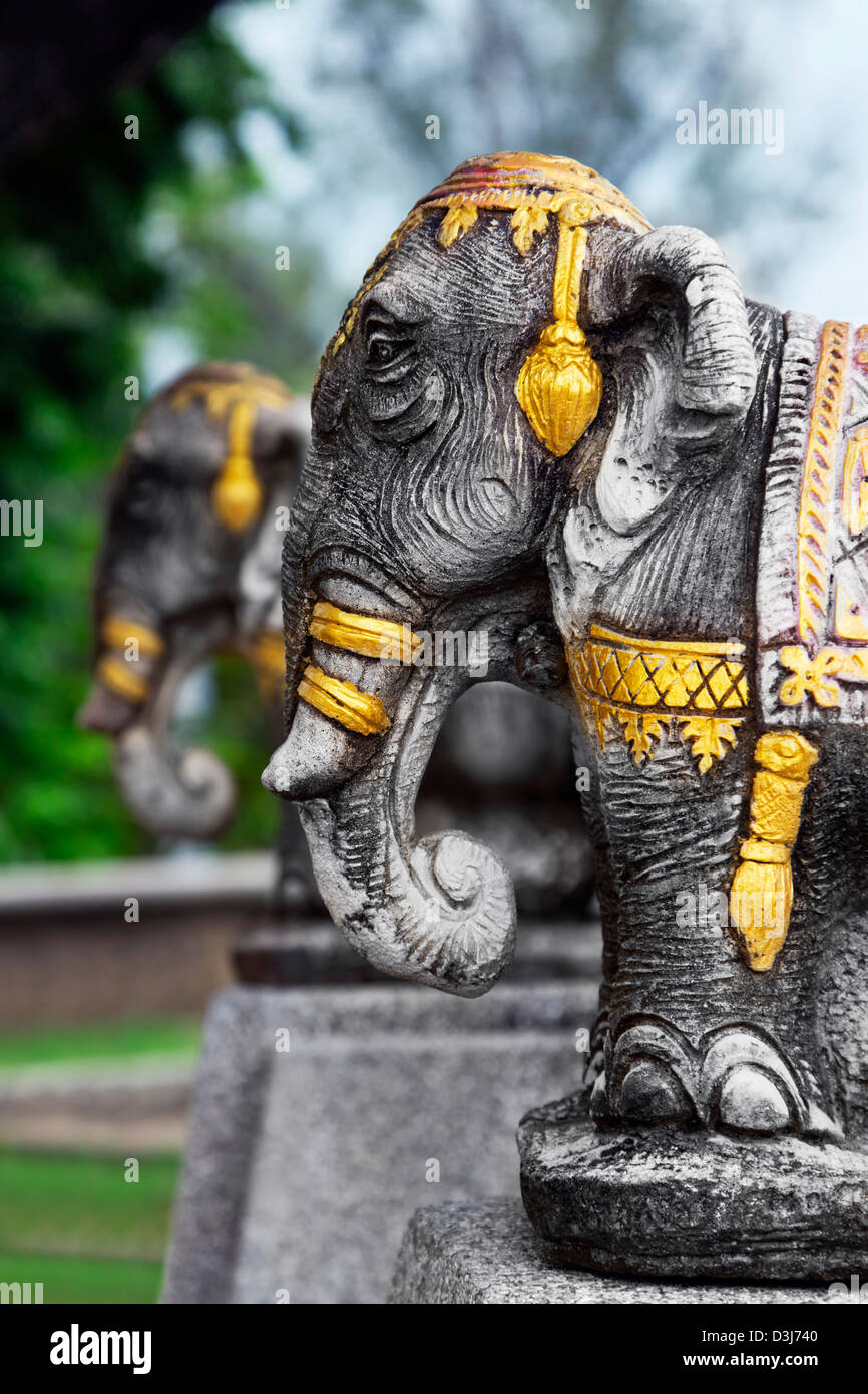 Ivory elephant statue hi-res stock photography and images - Alamy