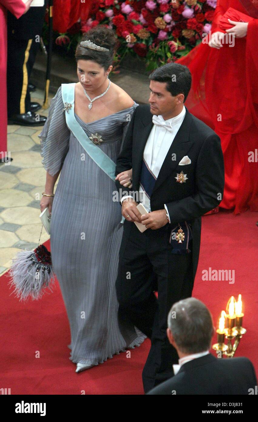 (dpa) - Princess Alexia of Greece and her husband Carlos Morales walk ...