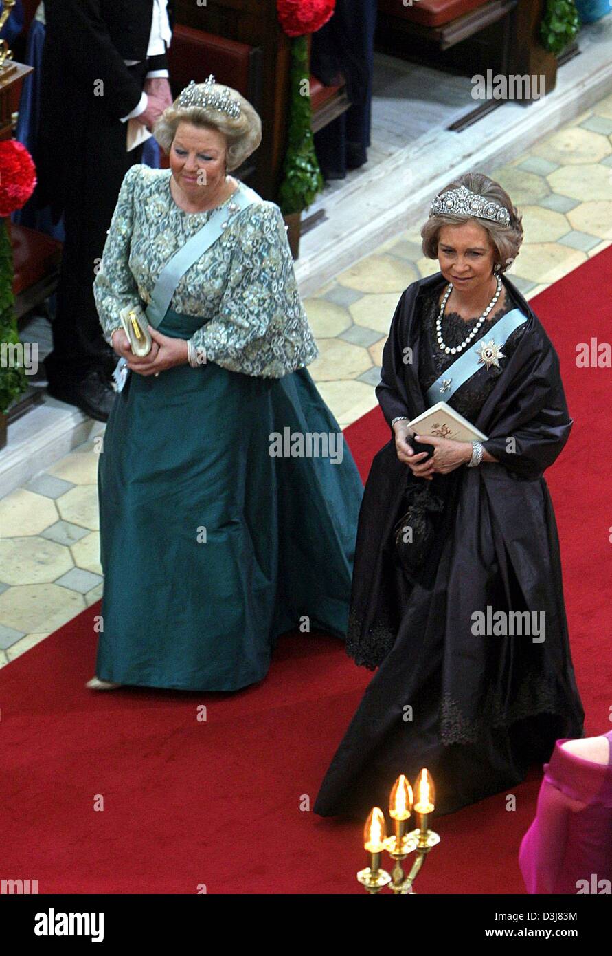 (dpa) - Queen Sofia of Spain (R) and queen Beatrix of the Netherlands ...