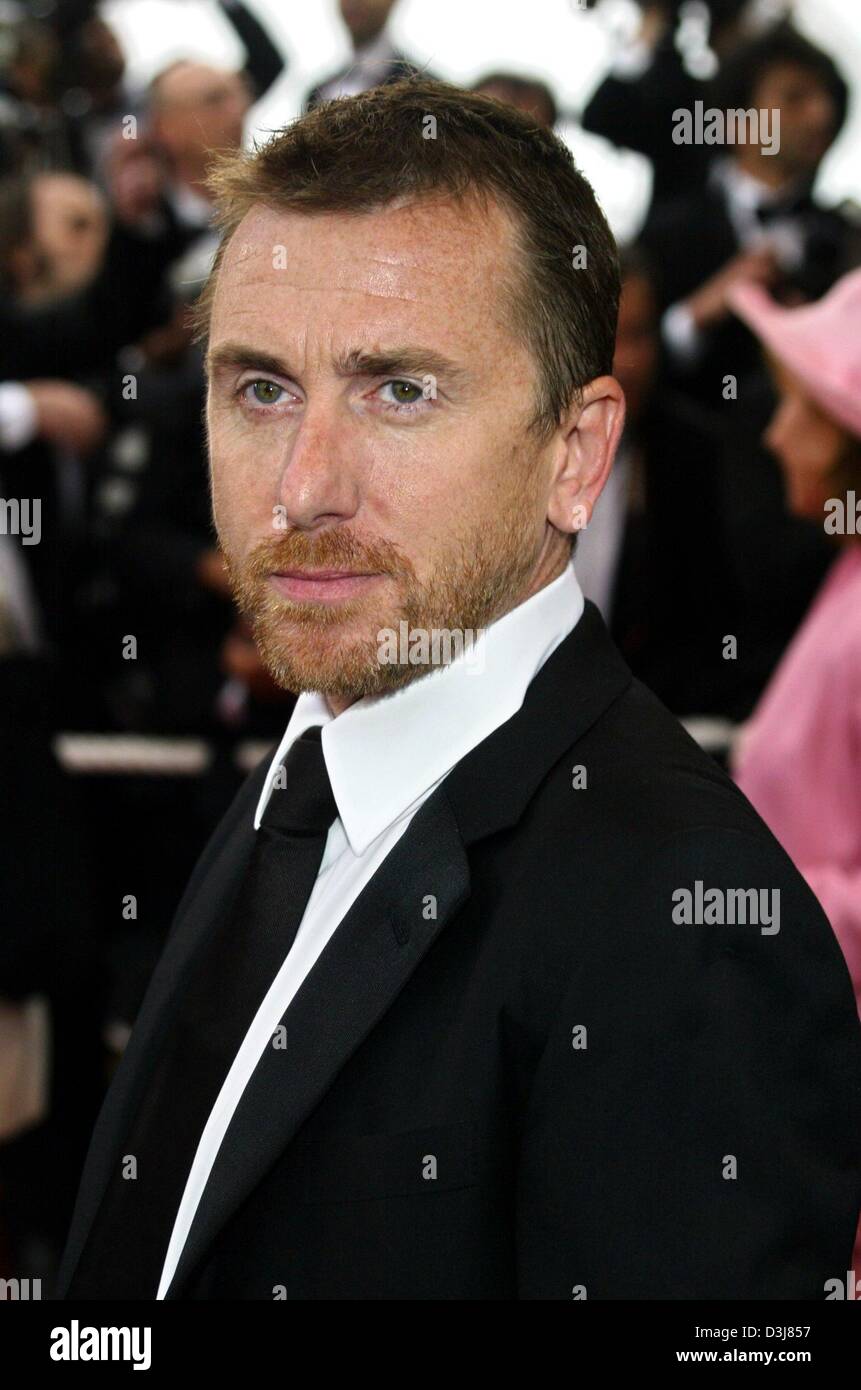 (dpa) - Actor Tim Roth arrives for the opening of the 57th Film ...