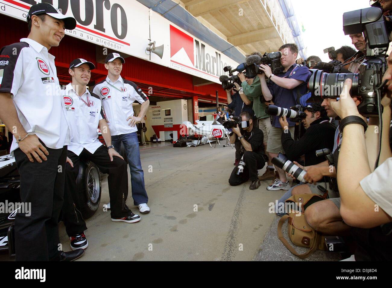 Japanese pilot takuma sato bar hi-res stock photography and images - Alamy