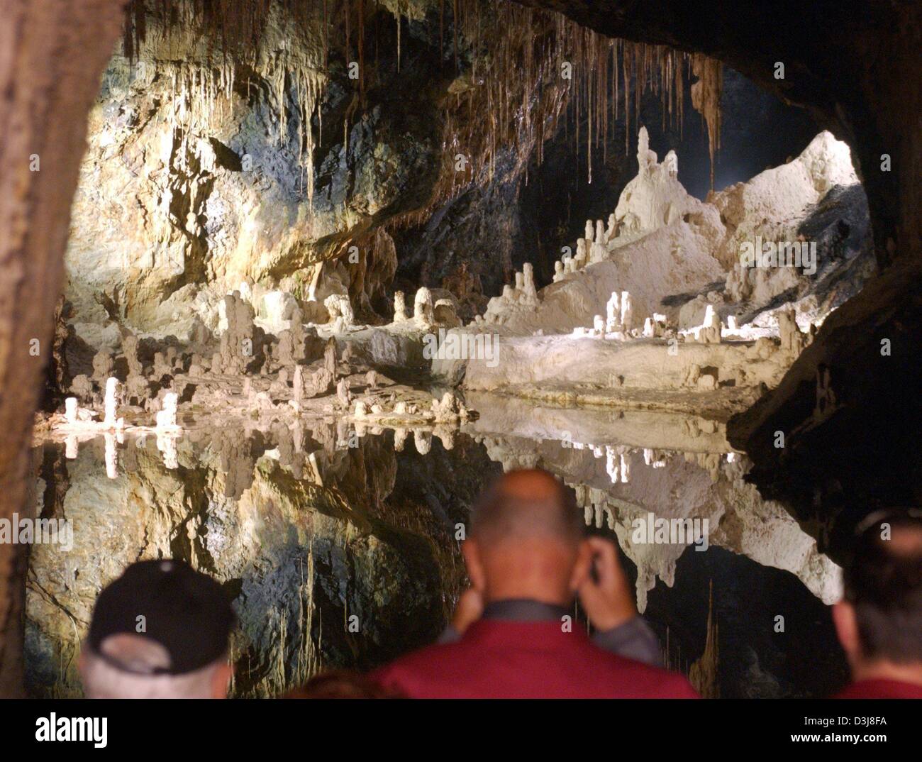 Spotlight in cave High Resolution Stock Photography and Images - Alamy