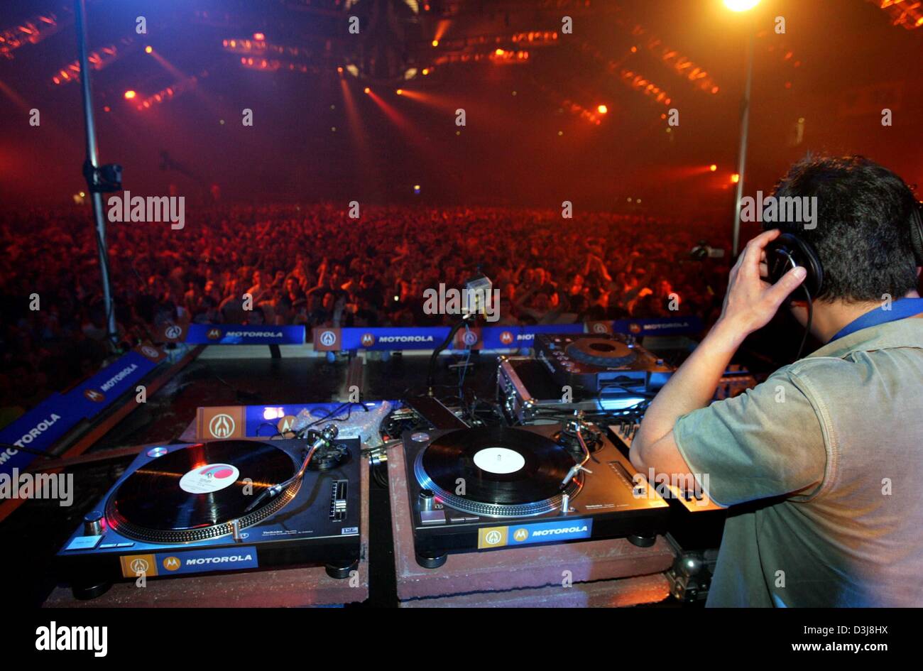 Techno rave hi-res stock photography and images - Alamy