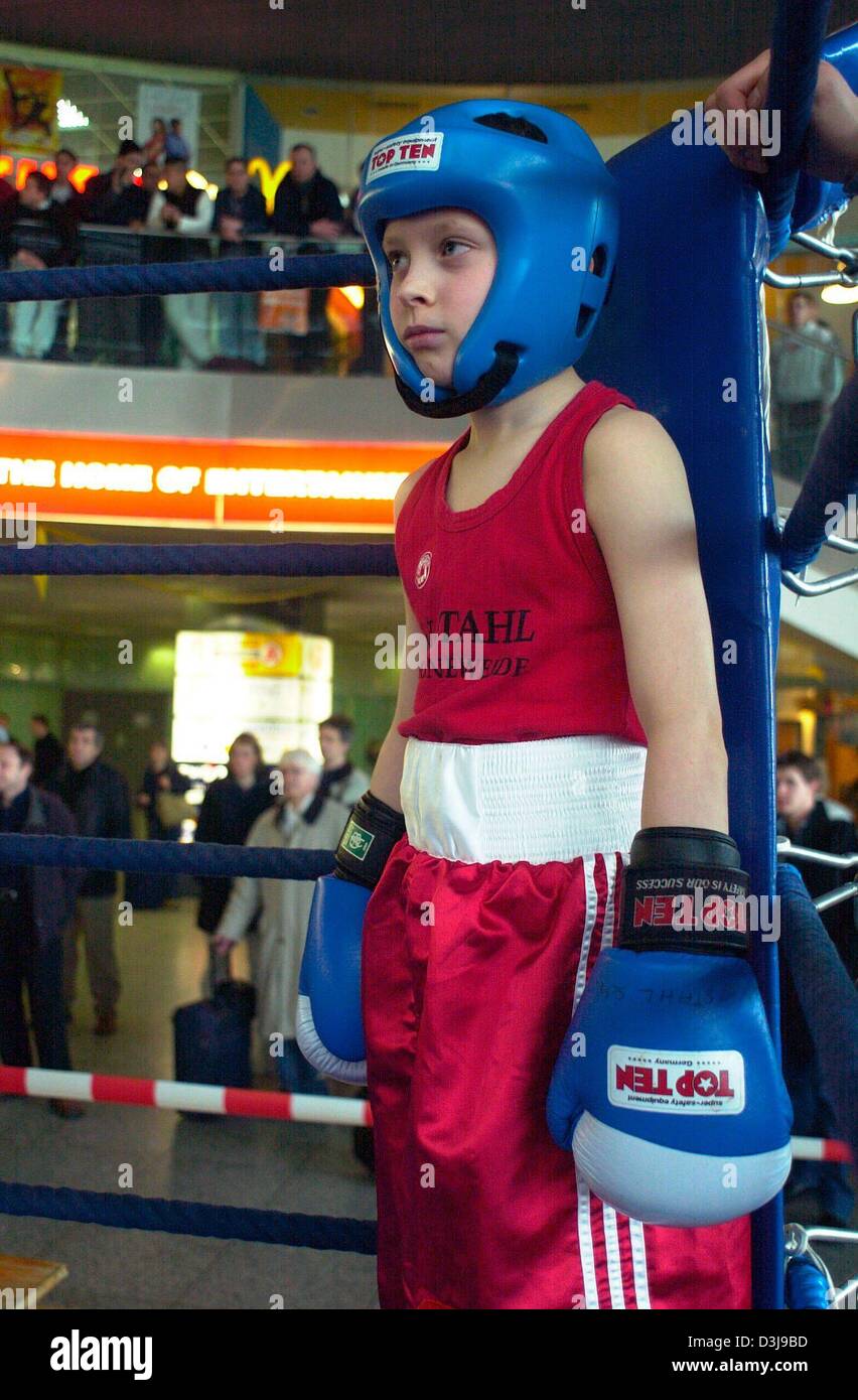 Berlin germany in boxing ring hi-res stock photography and images - Alamy