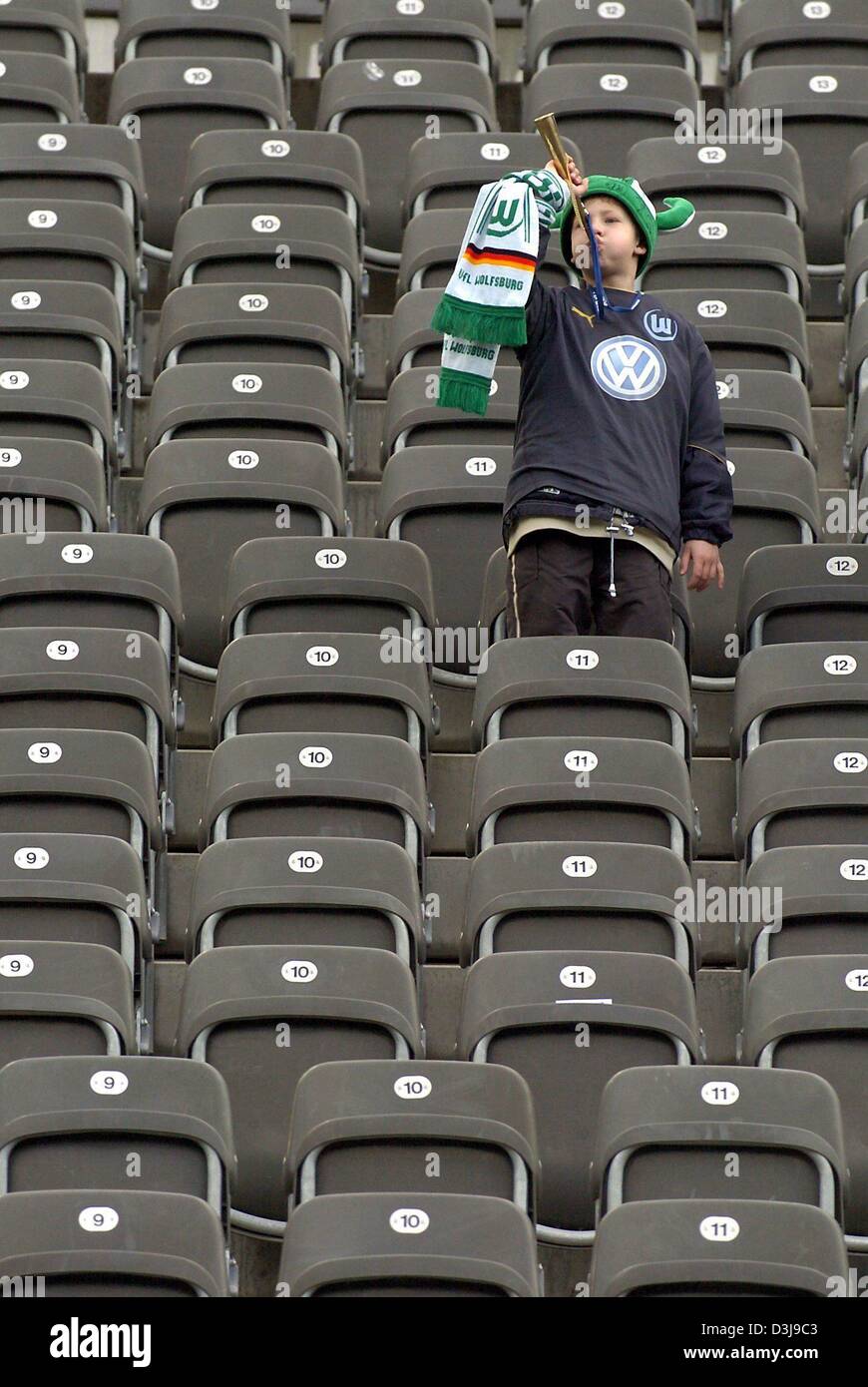 Sports spo soccer fan hat apparell horn stands germany hi-res stock ...