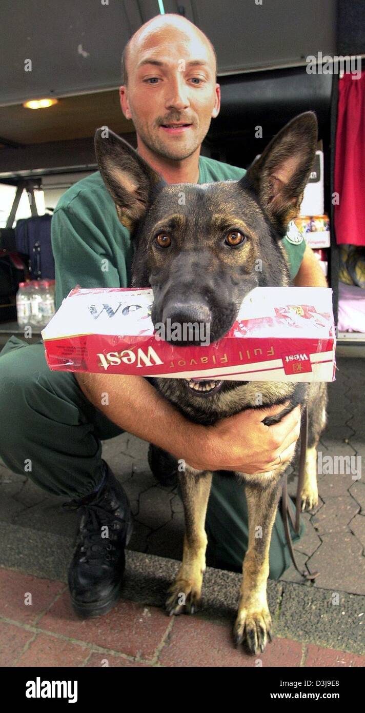 Customs violations hi-res stock photography and images - Alamy