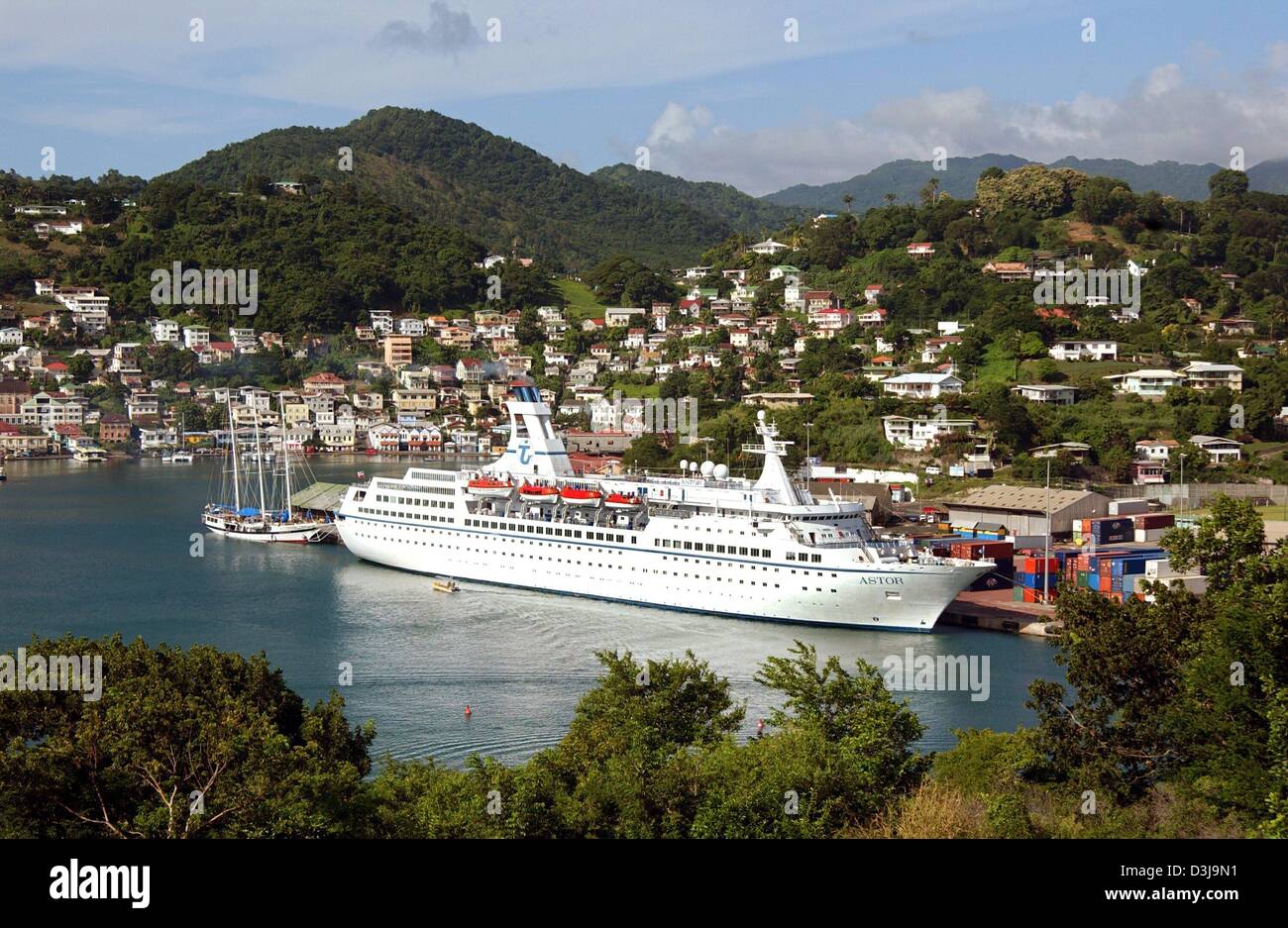 Astor cruise ship hi-res stock photography and images - Alamy