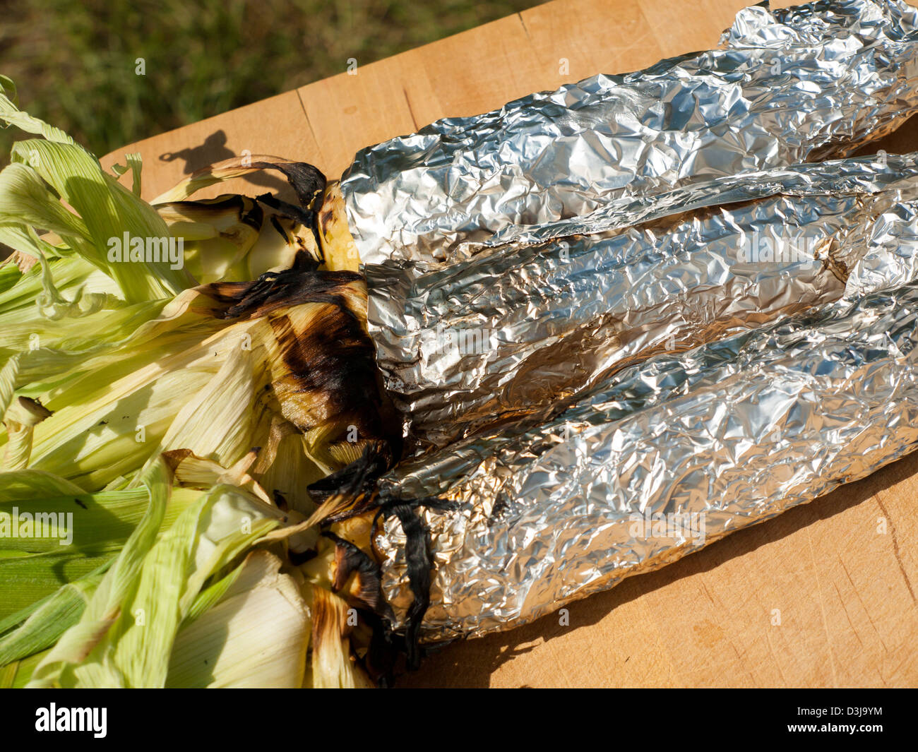 Fresh corn on the grill Stock Photo - Alamy