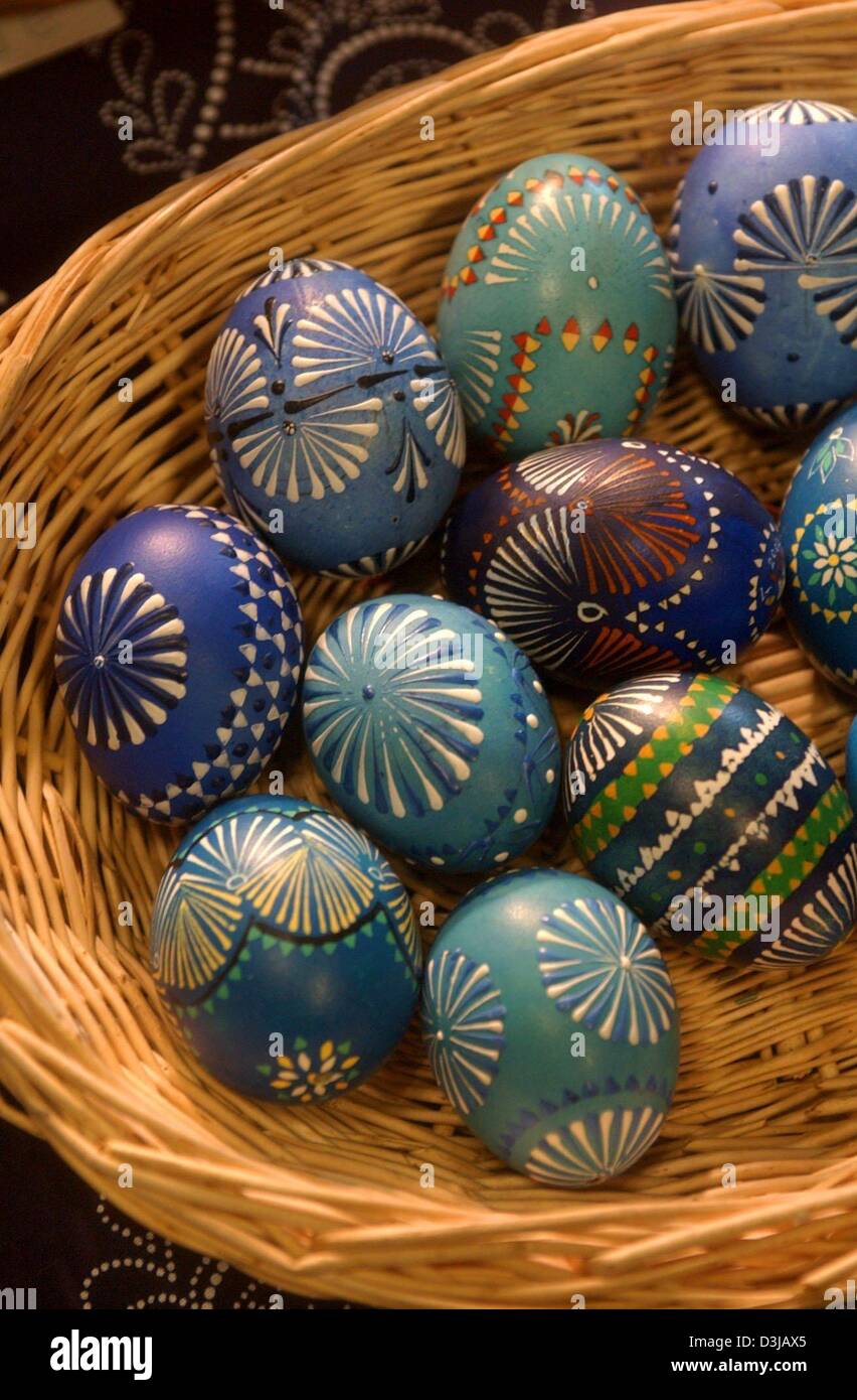 Arts culture entertainment ace customs and traditions easter eggs ...