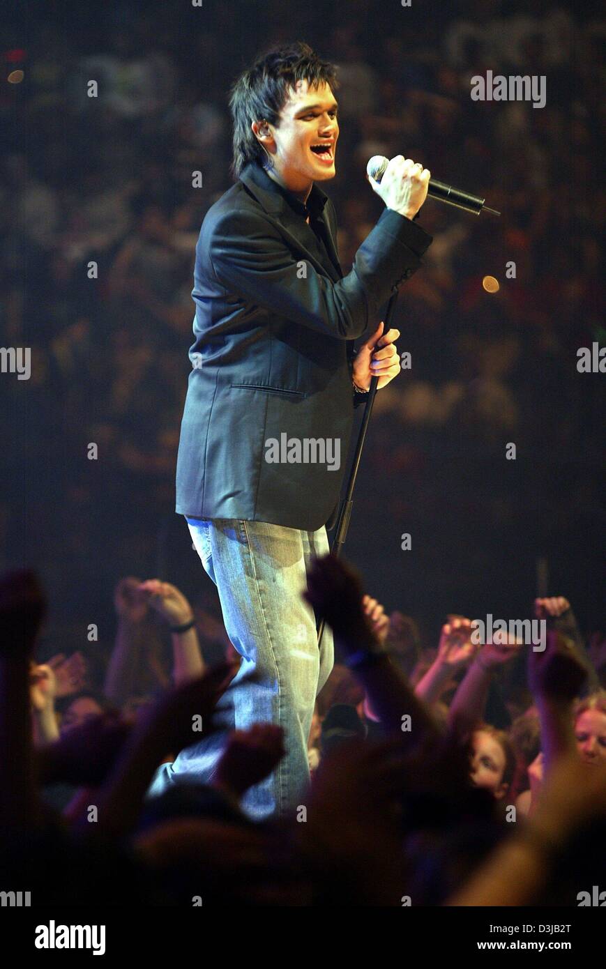 British pop singer Gareth Gates, winner of the British talent ...