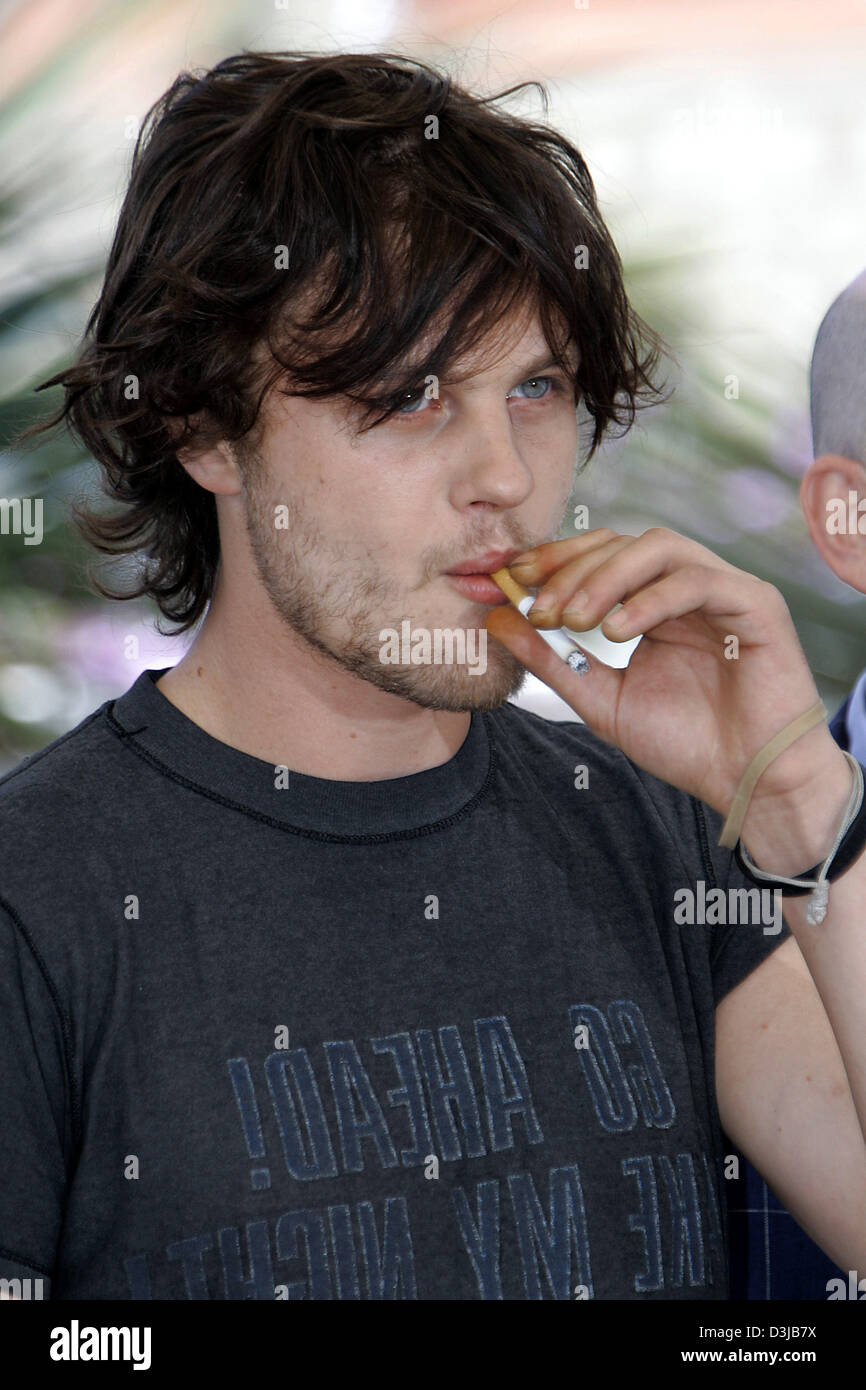 (dpa) - The US American actor Michael Pitt visits the premiere of the ...