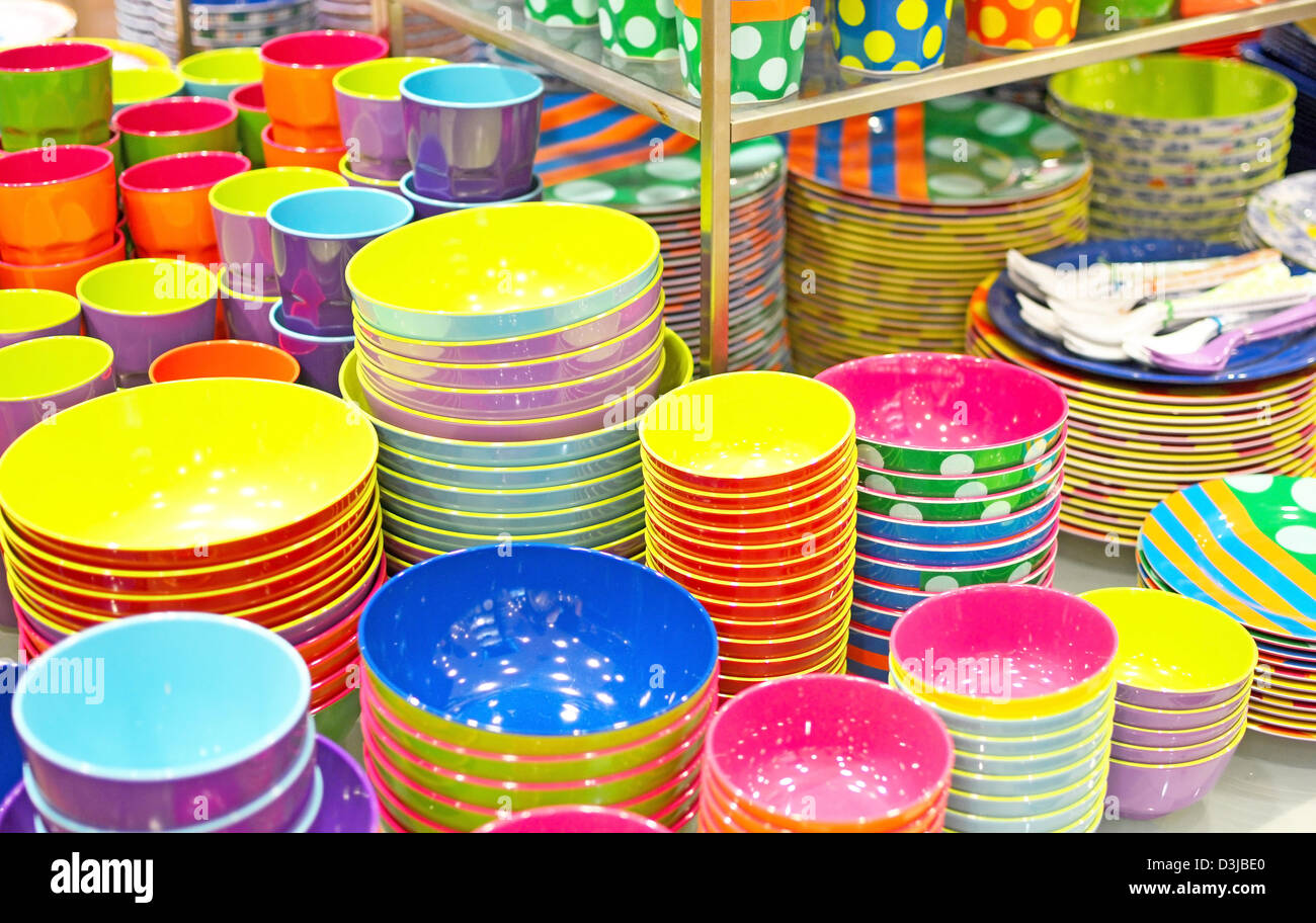big pile of plates and cups Stock Photo - Alamy