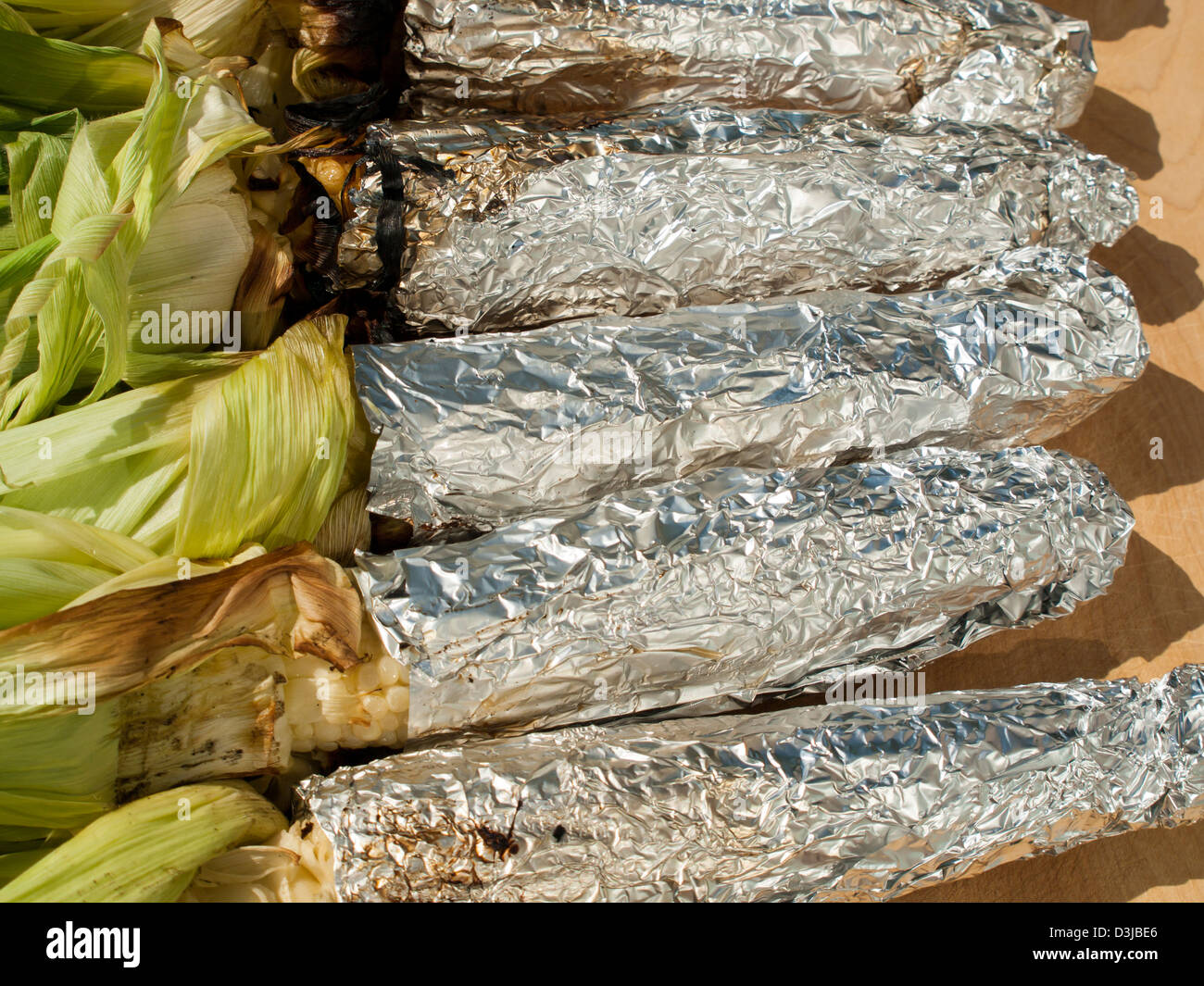 Fresh corn on the grill Stock Photo - Alamy