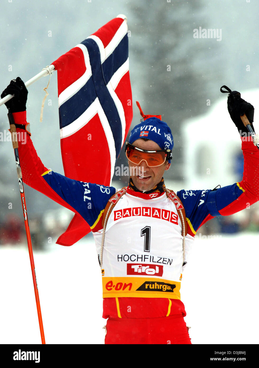 Sports spo biathlon winning victory flag austria hi-res stock ...
