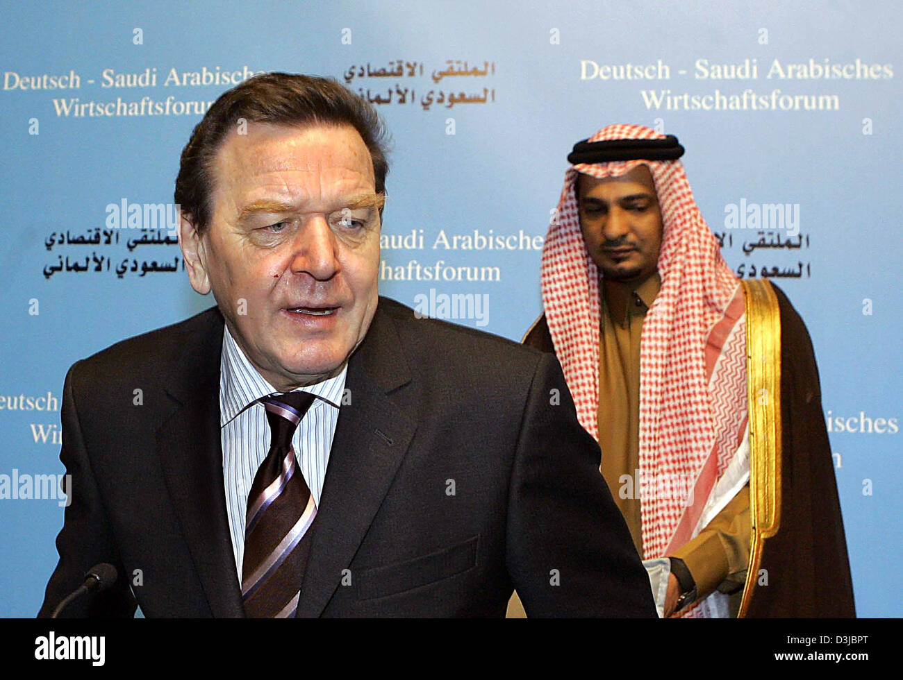 (dpa) - German Chancellor Gerhard Schroeder attends an economical forum ...