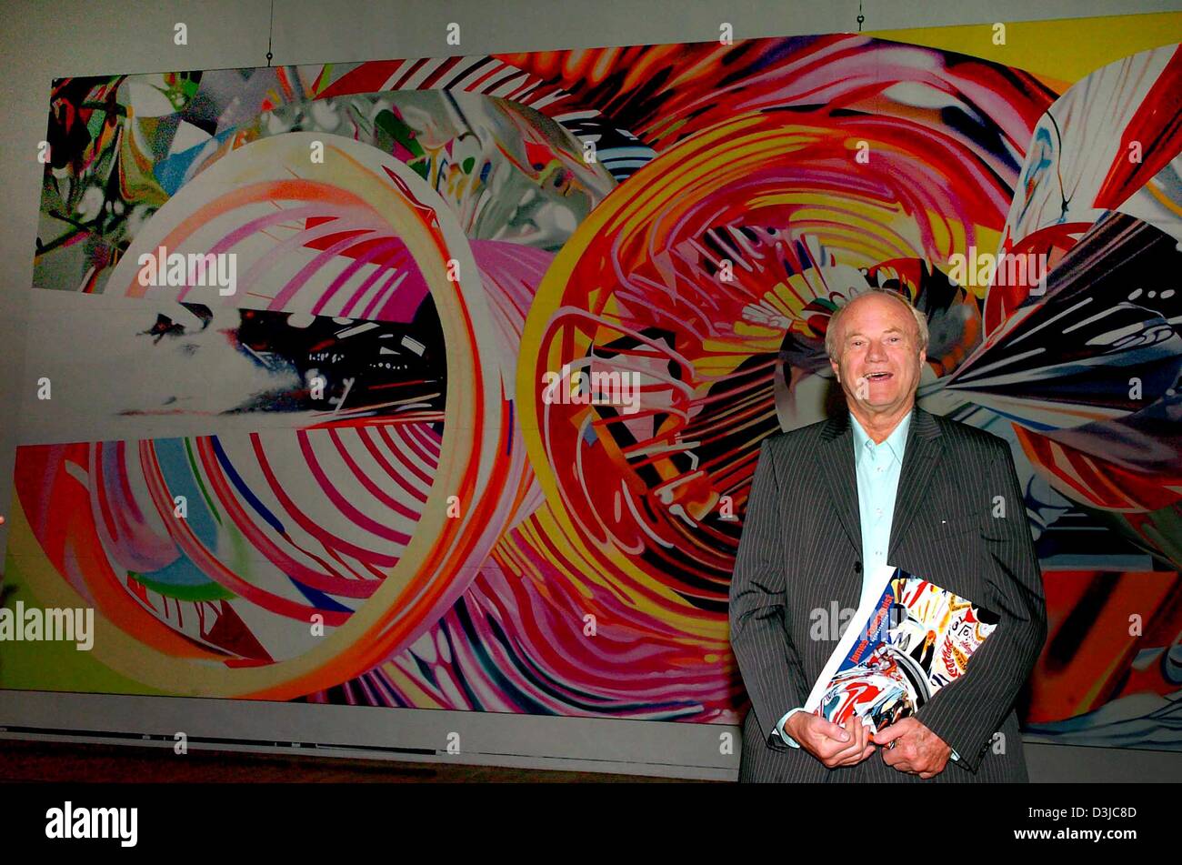 (dpa) - The 71-year-old US artist James Rosenquist stands in front of ...