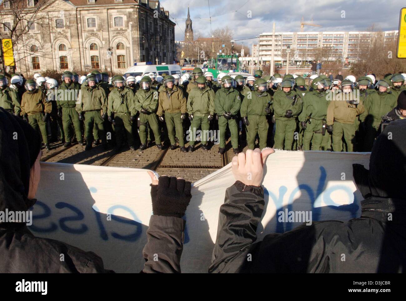 Left wing supporters hi-res stock photography and images - Alamy