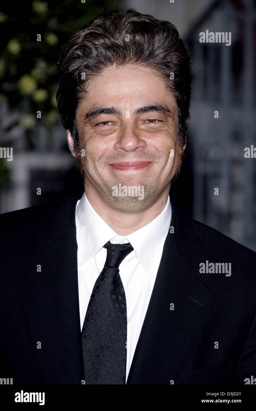 (dpa) - US actor Benicio Del Toro arrives for the premiere of the film ...