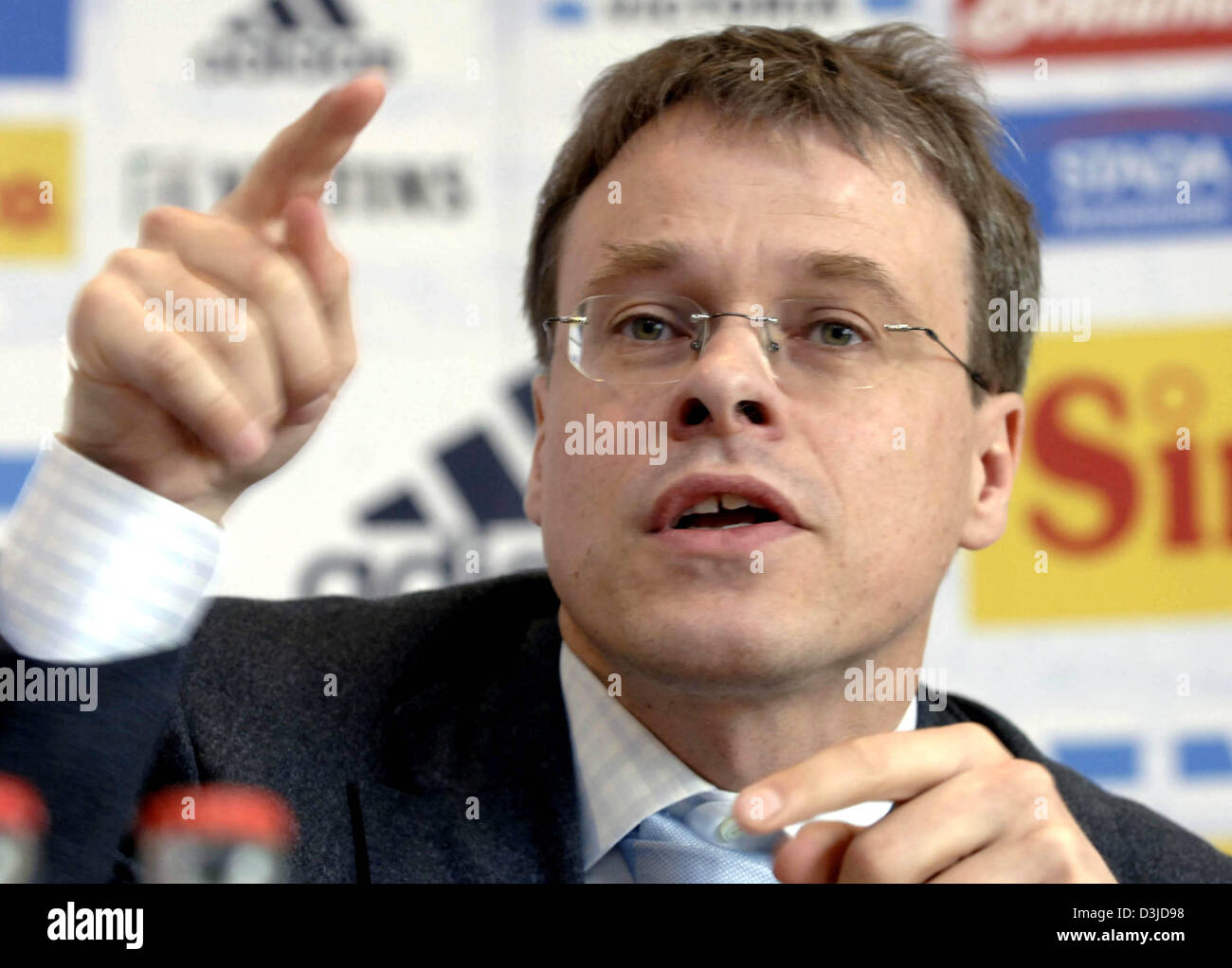 13 04 2005 hi-res stock photography and images - Alamy