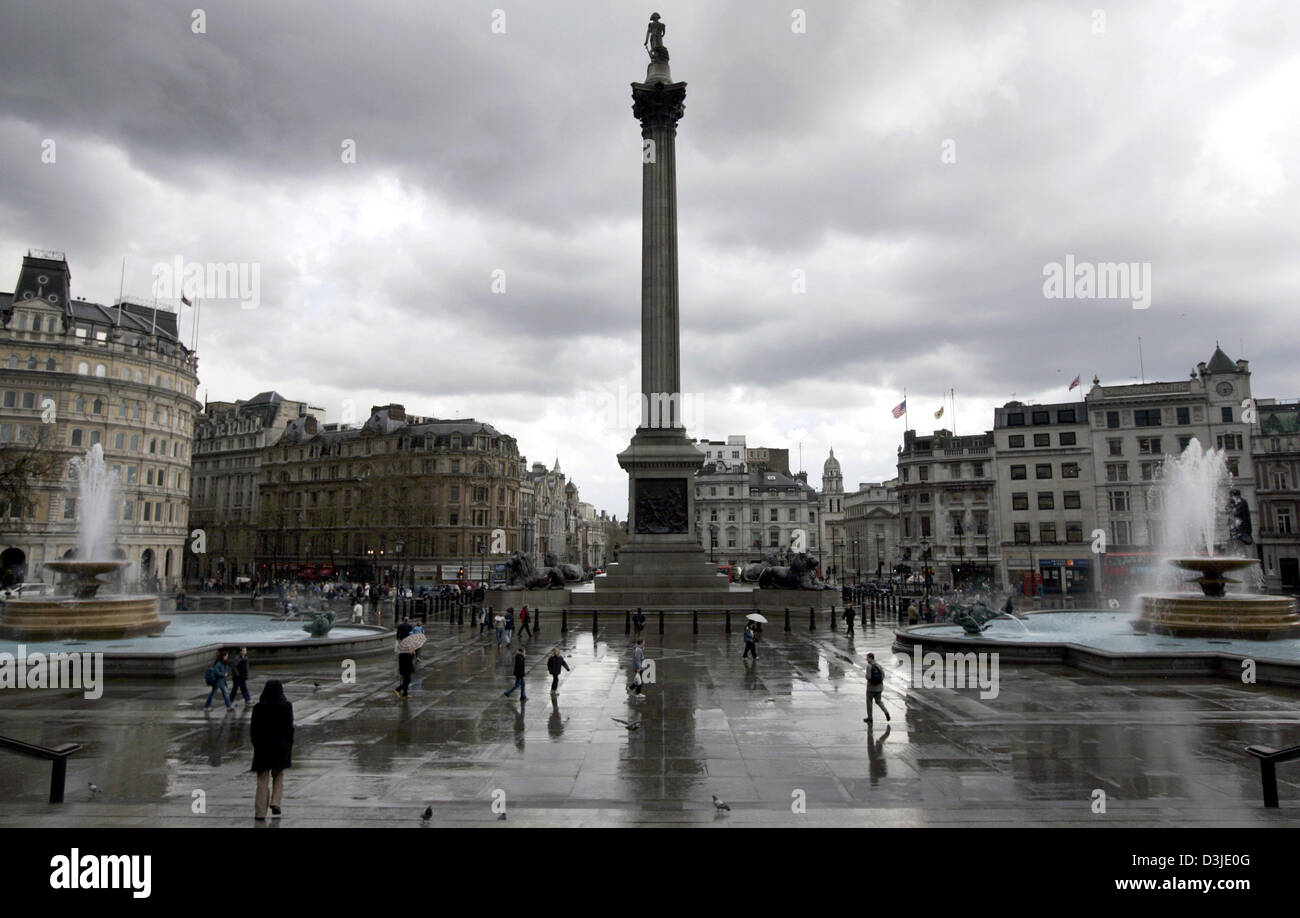 (dpa) - A picture shows the Admiral Nelson Pillar at Trafalgar Square ...