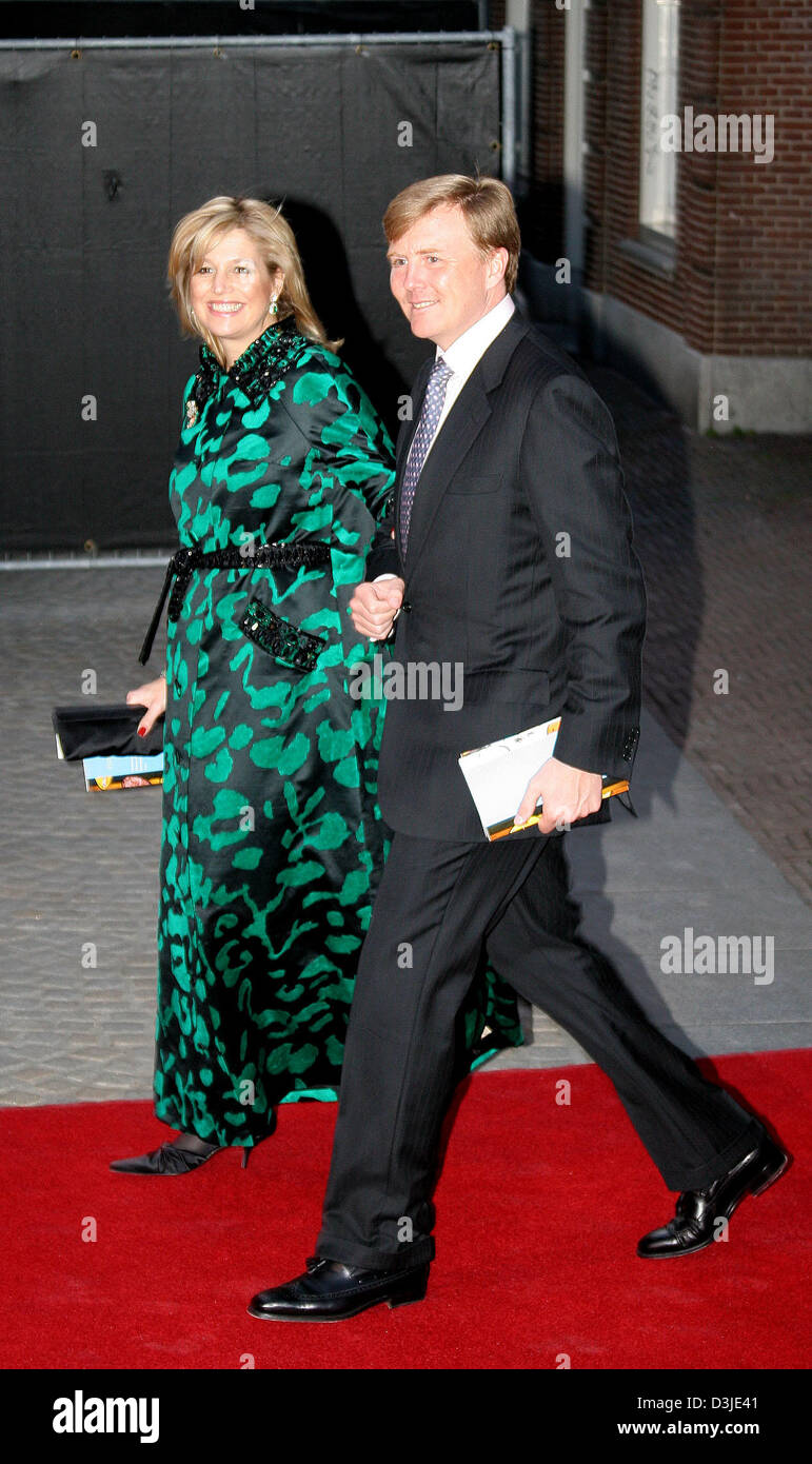 Human interest hum people smiling royals jubilee pregnant netherlands ...