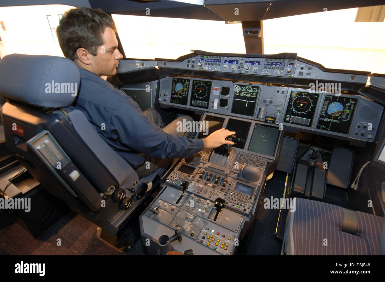 Dpa airbus a380 flight engineer hi-res stock photography and images - Alamy