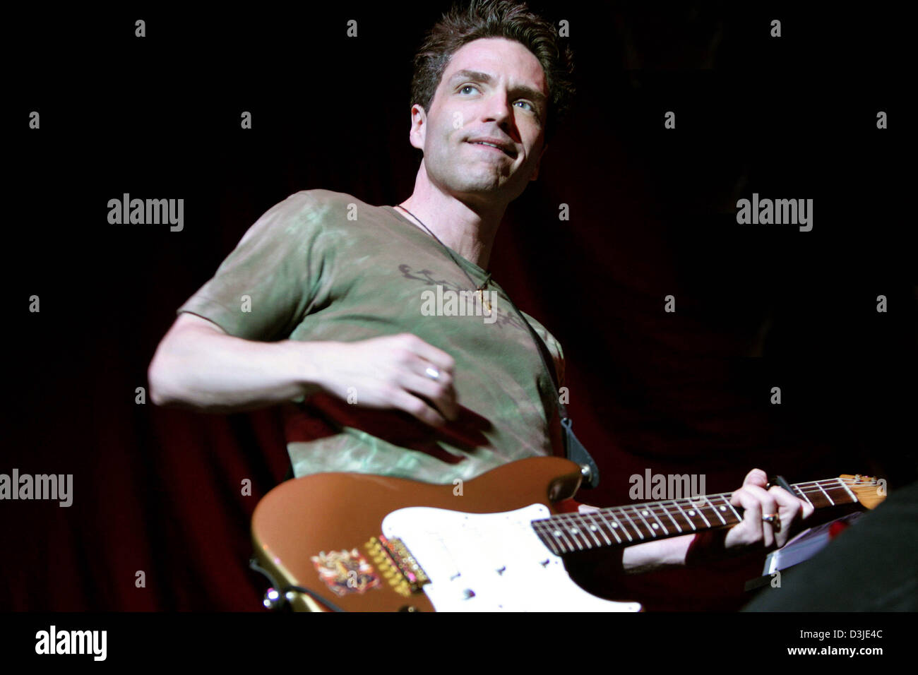(dpa) - US singer Richard Marx performs during a concert in Dresden ...