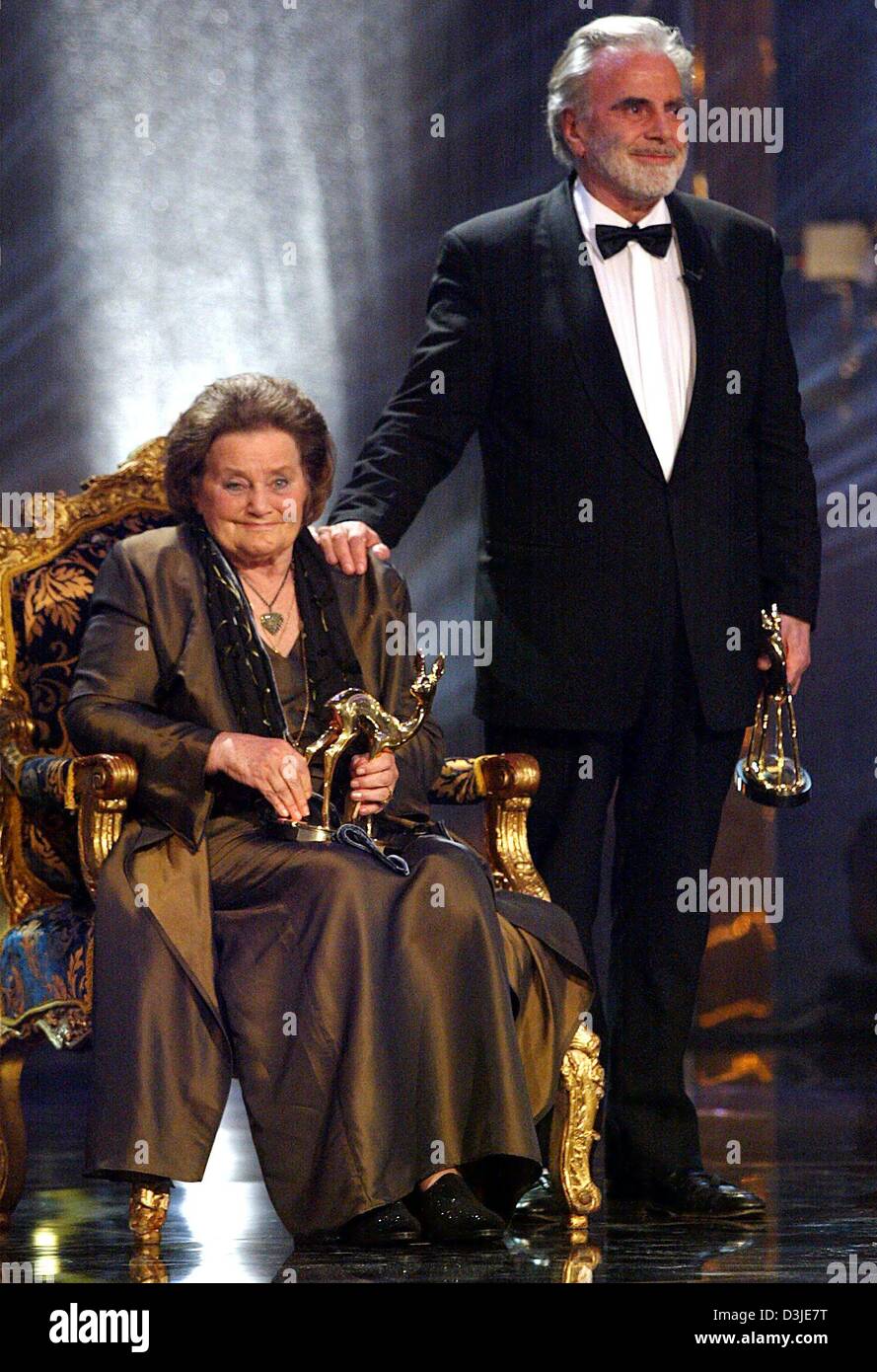 (dpa file) - Actress Maria Schell and her brother Maximilian are ...