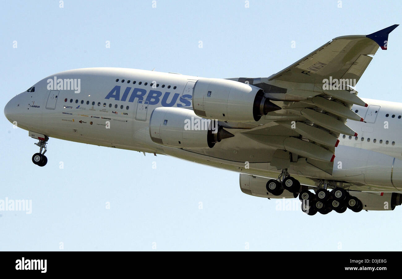 Airbus a380 test flight on hi-res stock photography and images - Alamy