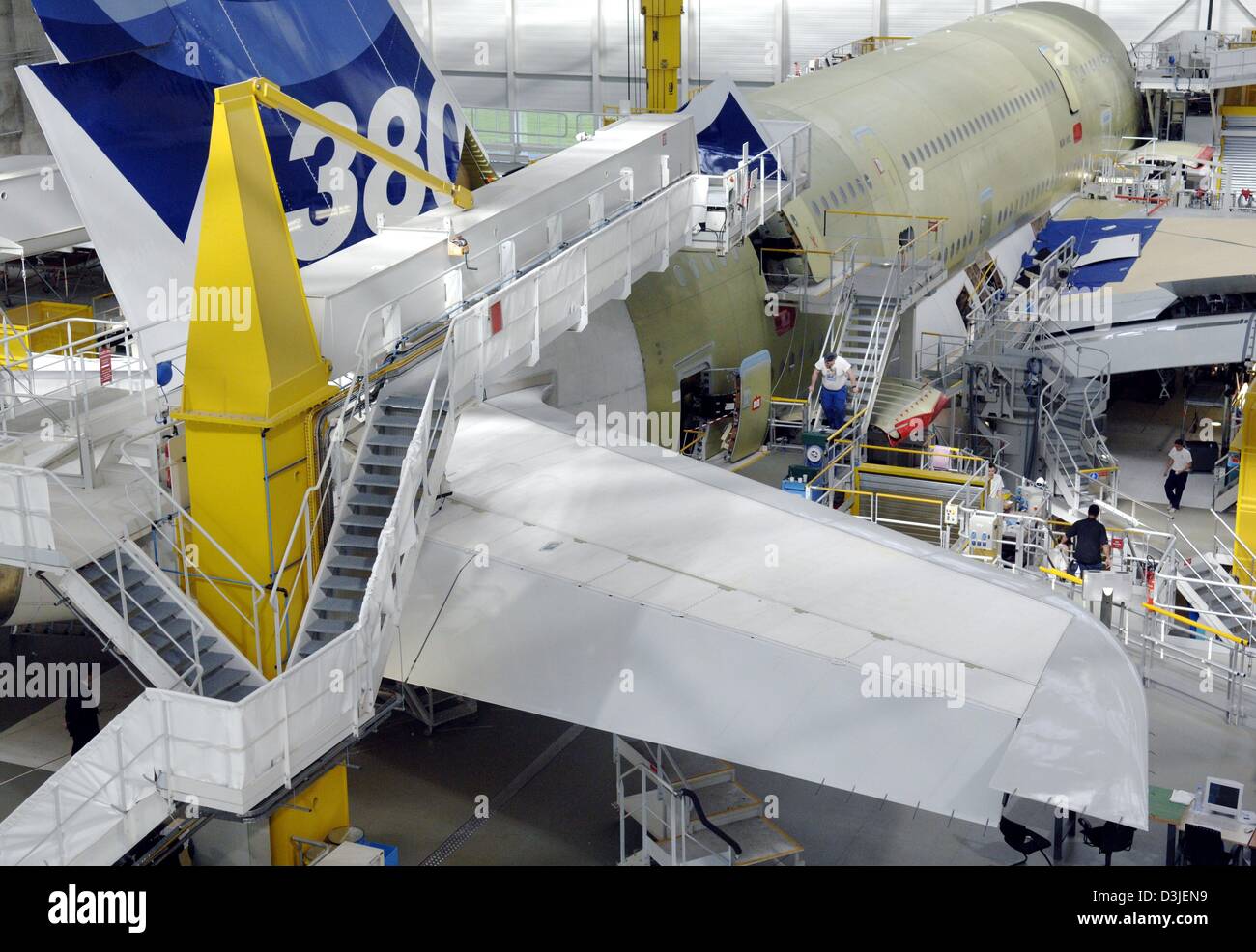 Aircraft Assembly Plant Stock Photos & Aircraft Assembly Plant Stock ...