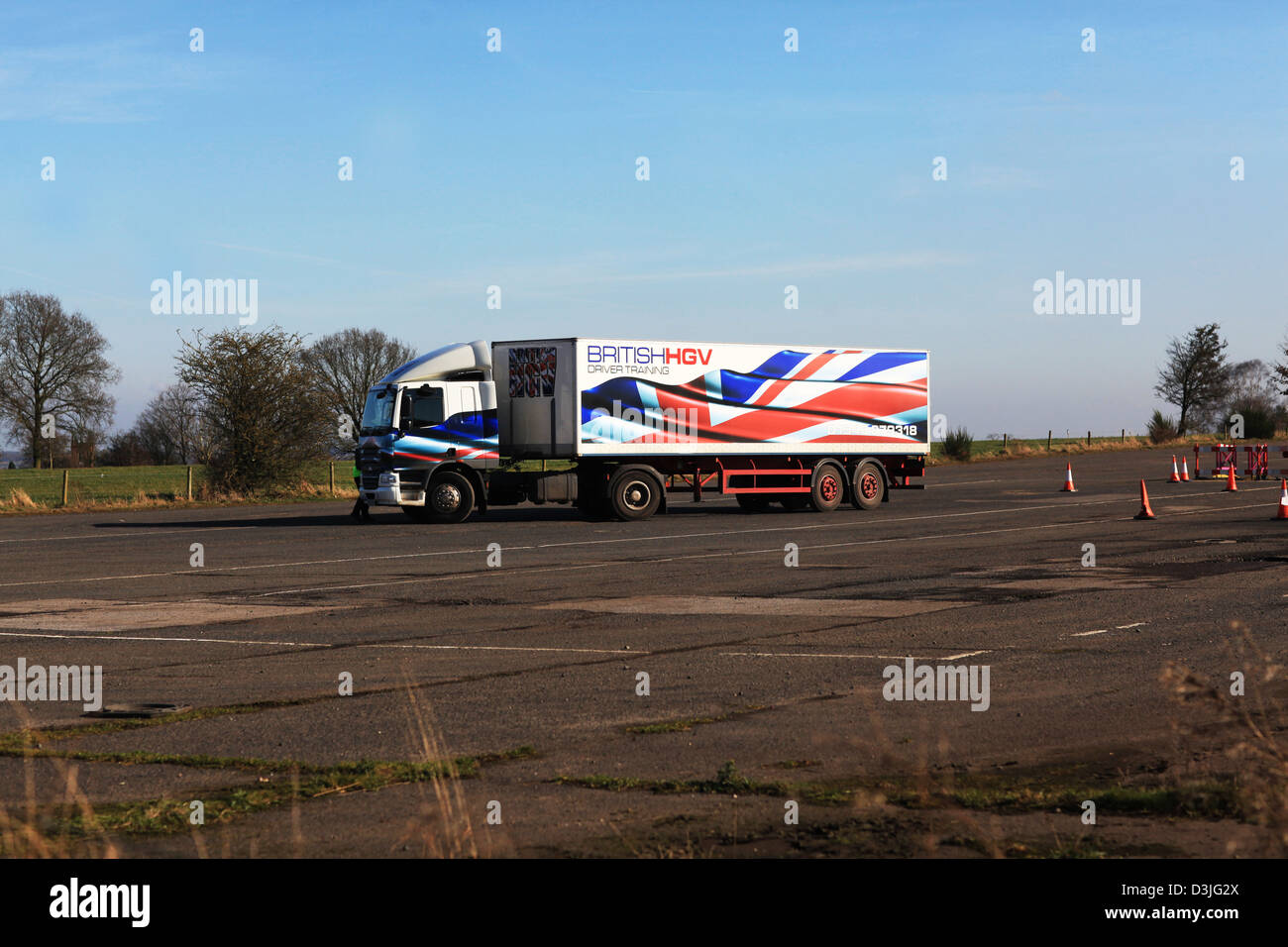 Lorry driver hi-res stock photography and images - Alamy
