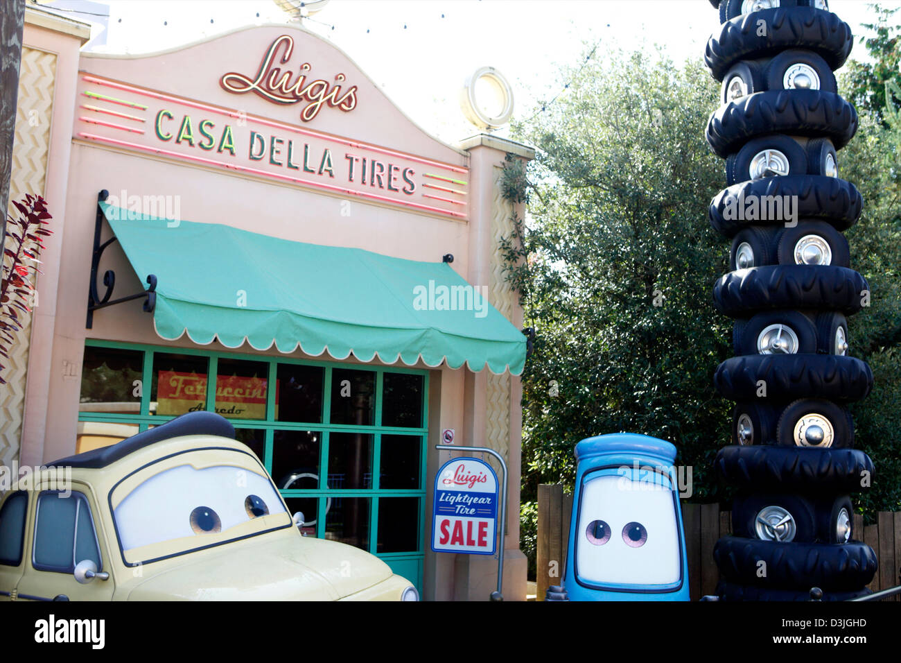 Walt disney cartoon characters hi-res stock photography and images - Alamy