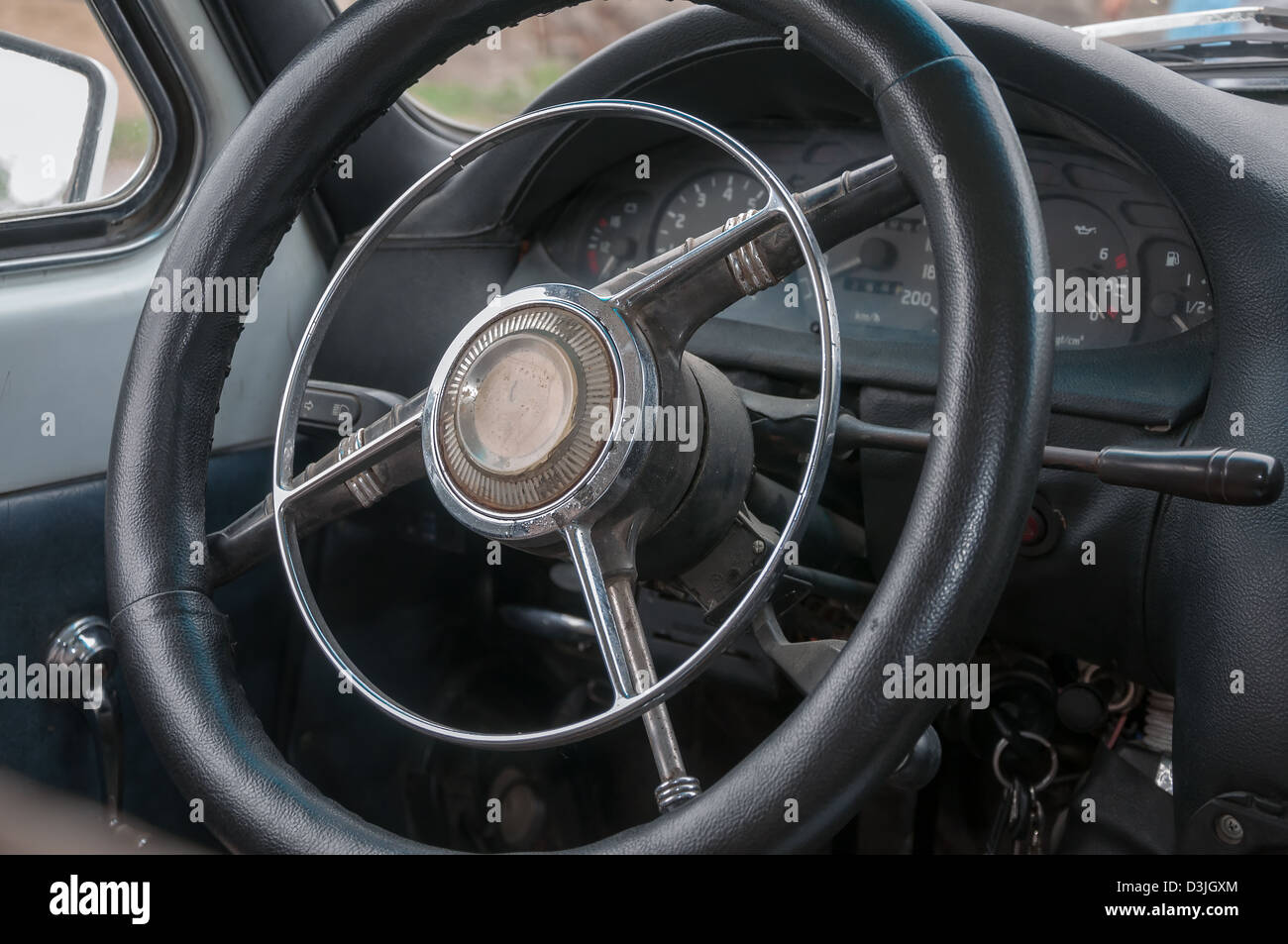 Steering wheel of an old car Stock Photo - Alamy