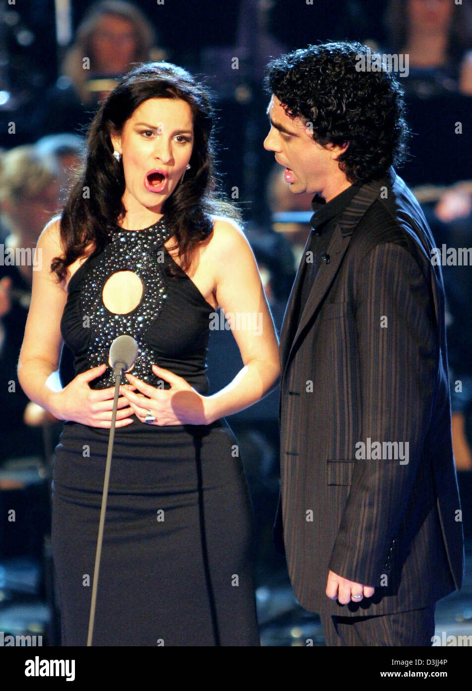 (dpa) - Romanian soprano Angela Gheorghiu and Mexican tenor Rolando ...