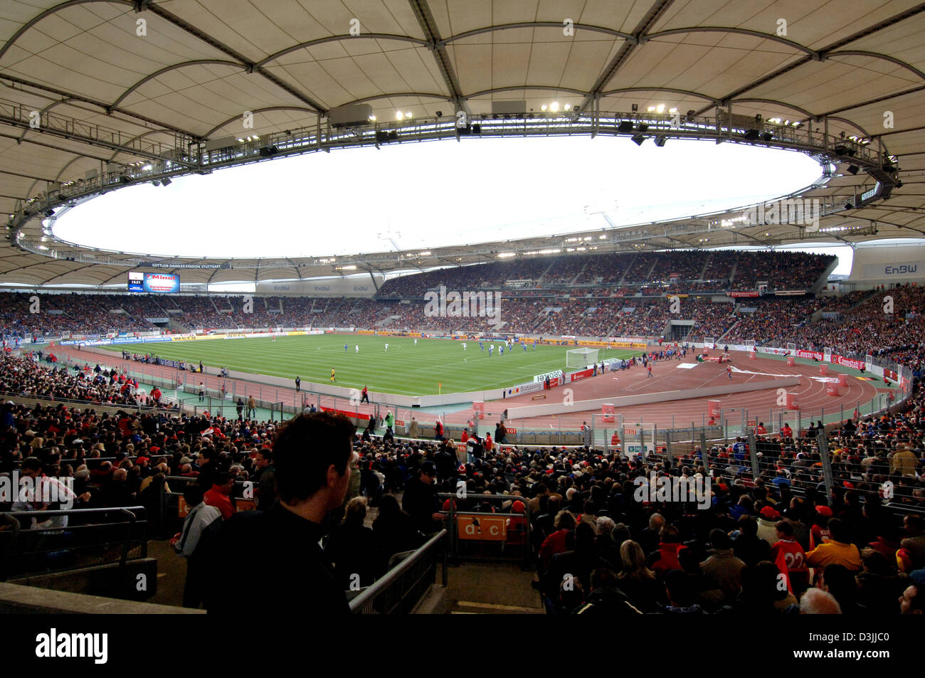 (dpa) - A general view of the full crowded Gottlieb-Daimler stadium ...