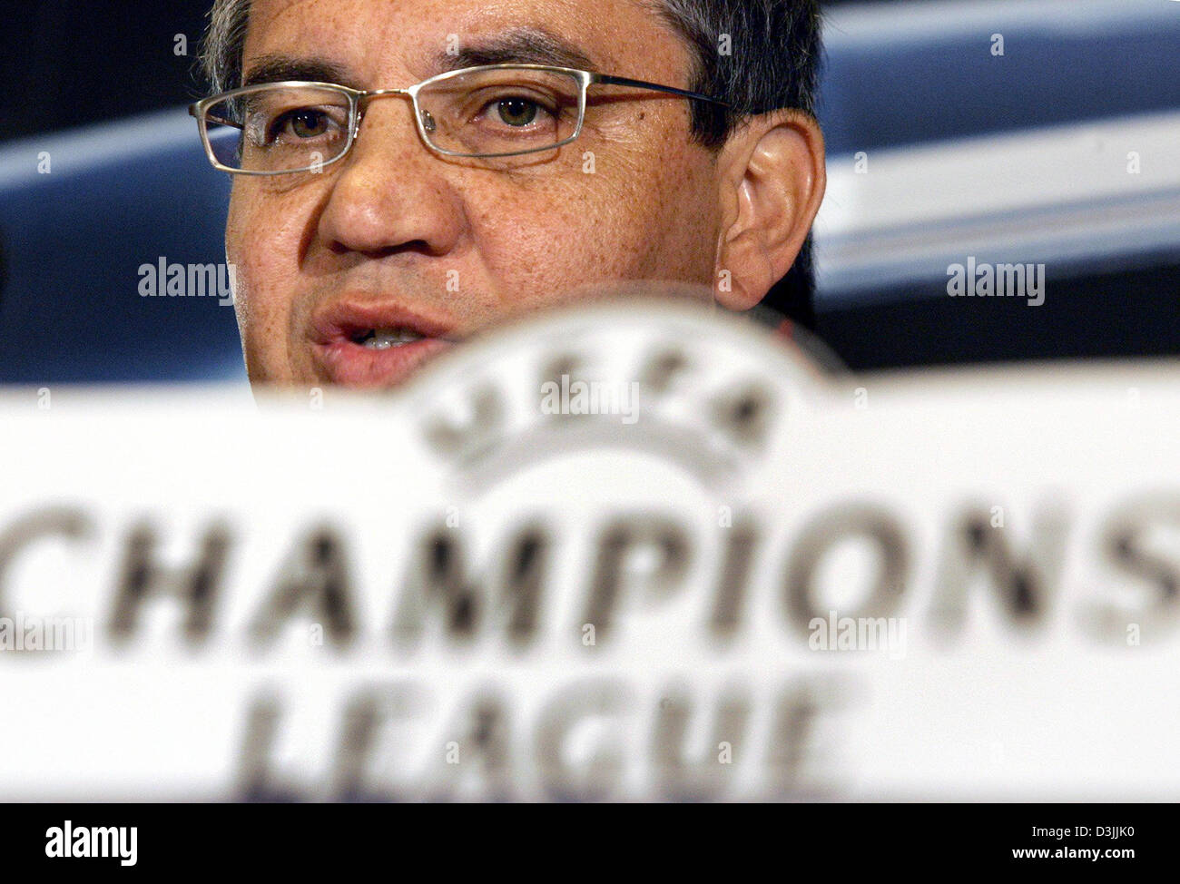 (dpa) - FC Bayern Munich's Manager Felix Magath speaks behind an UEFA ...