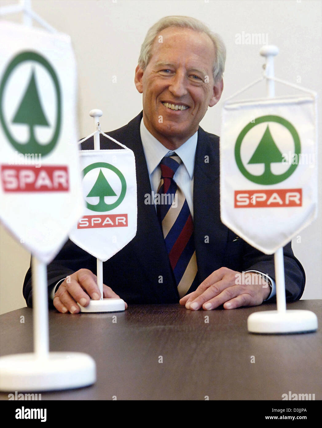 (dpa) - Stephan Schelo, Chairman of Spar Handels AG supermarket chain ...