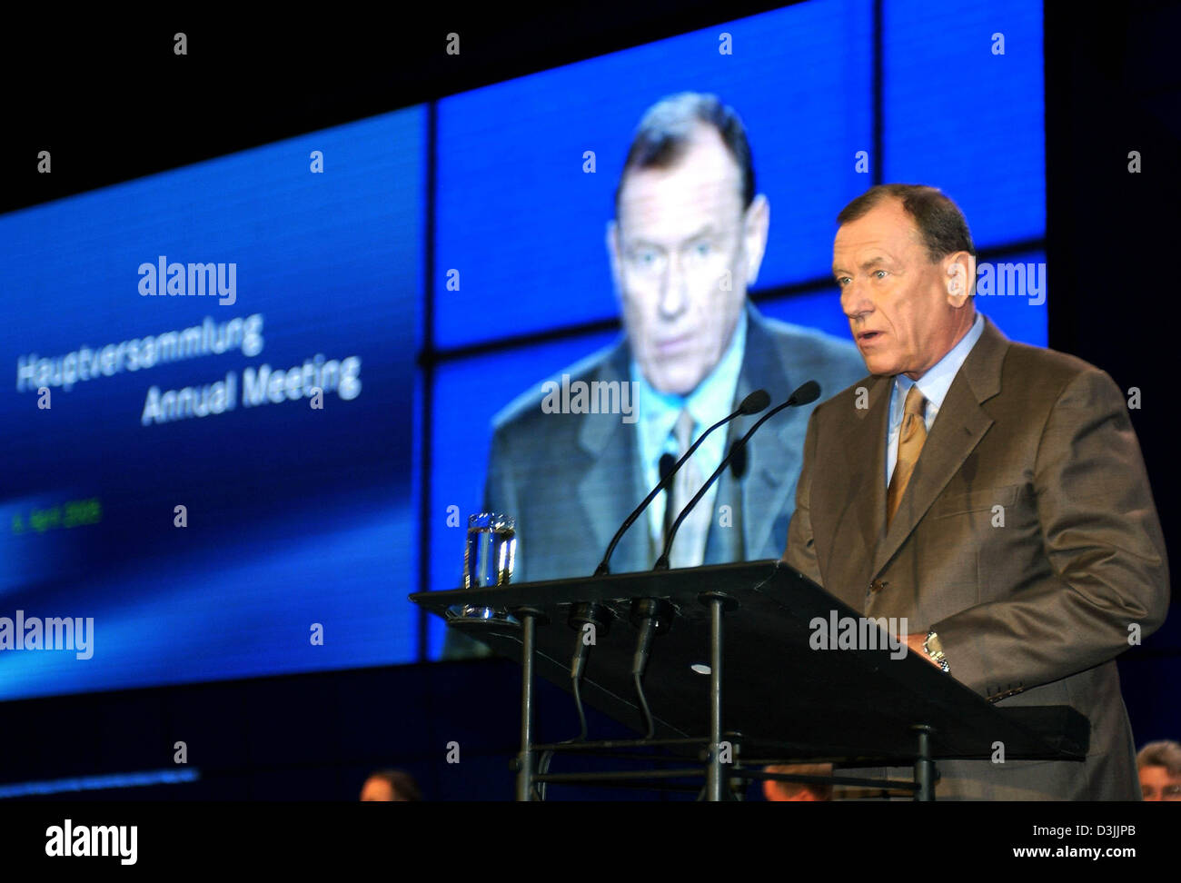 Juergen schrempp hi-res stock photography and images - Alamy